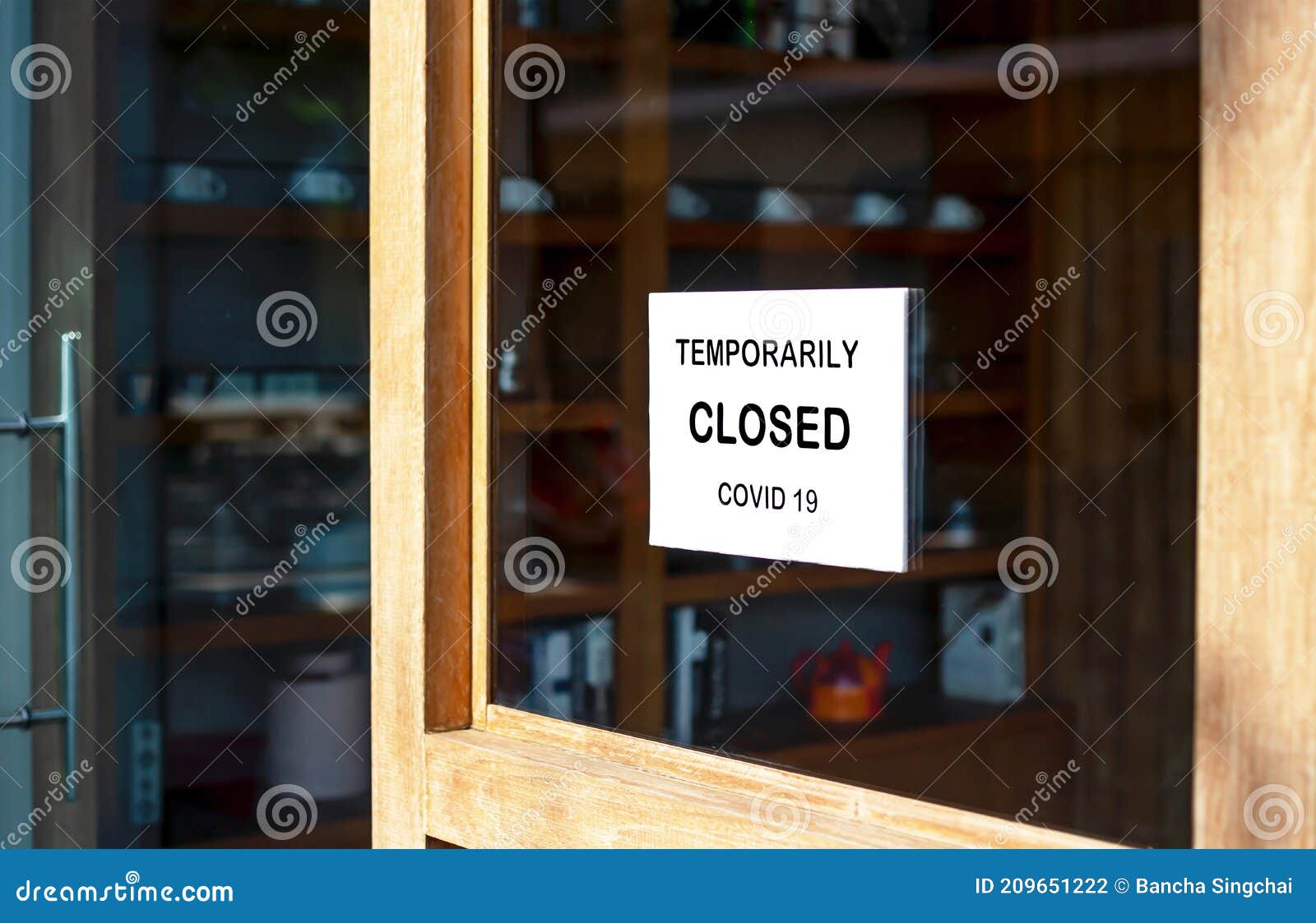 The Sign in Front of the Office is Temporarily Closed. Sign Coronavirus ...