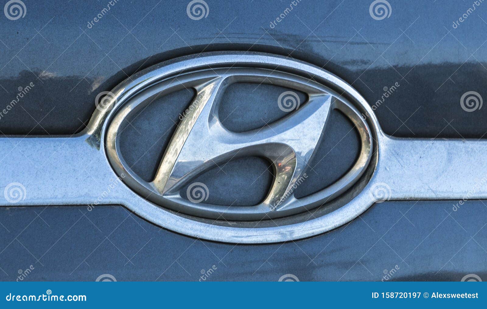 Sign of Hyundai editorial photography. Image of automobile - 158720197