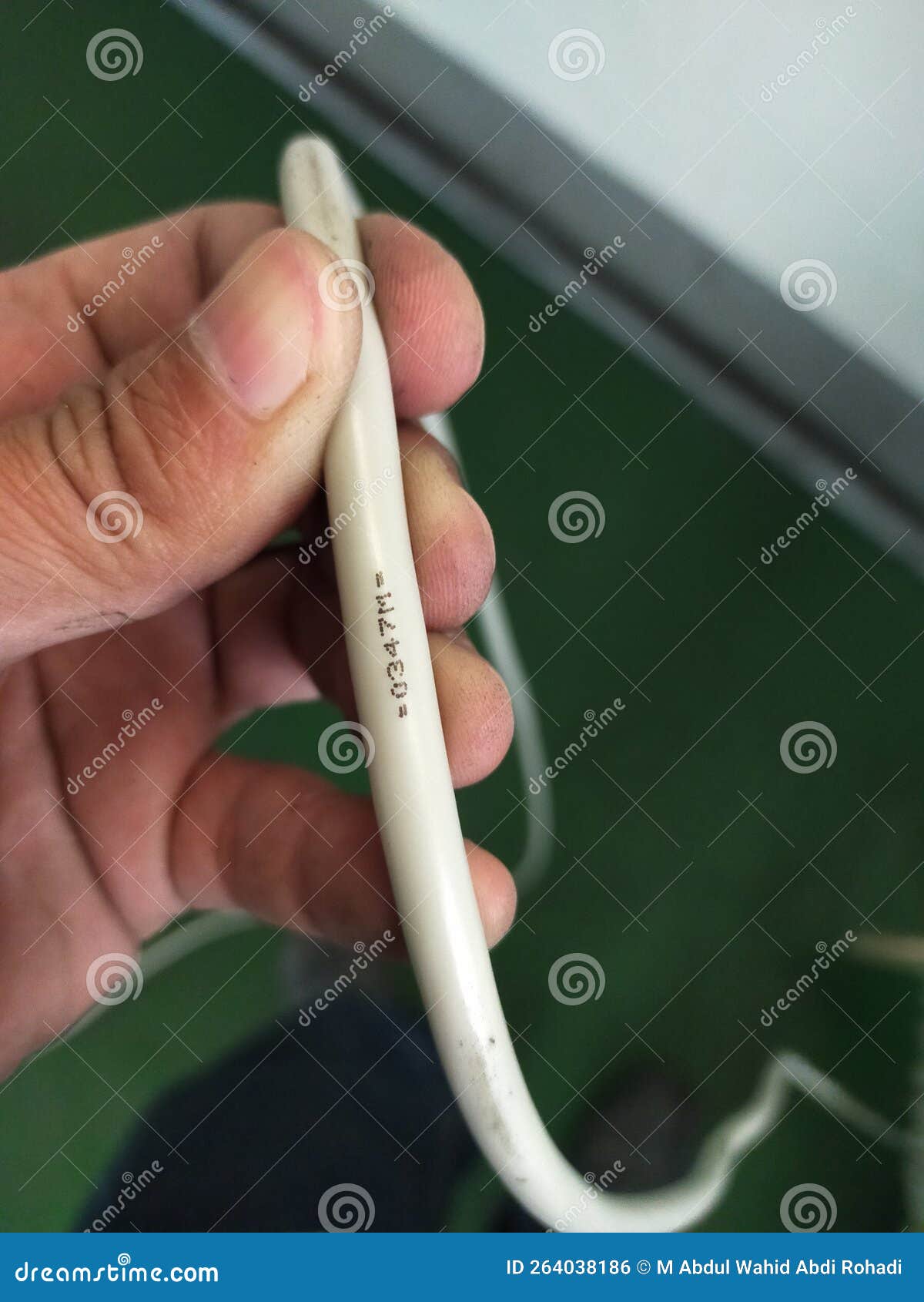 A Sign Indicating the Length of the Cable, Will Facilitate the ...