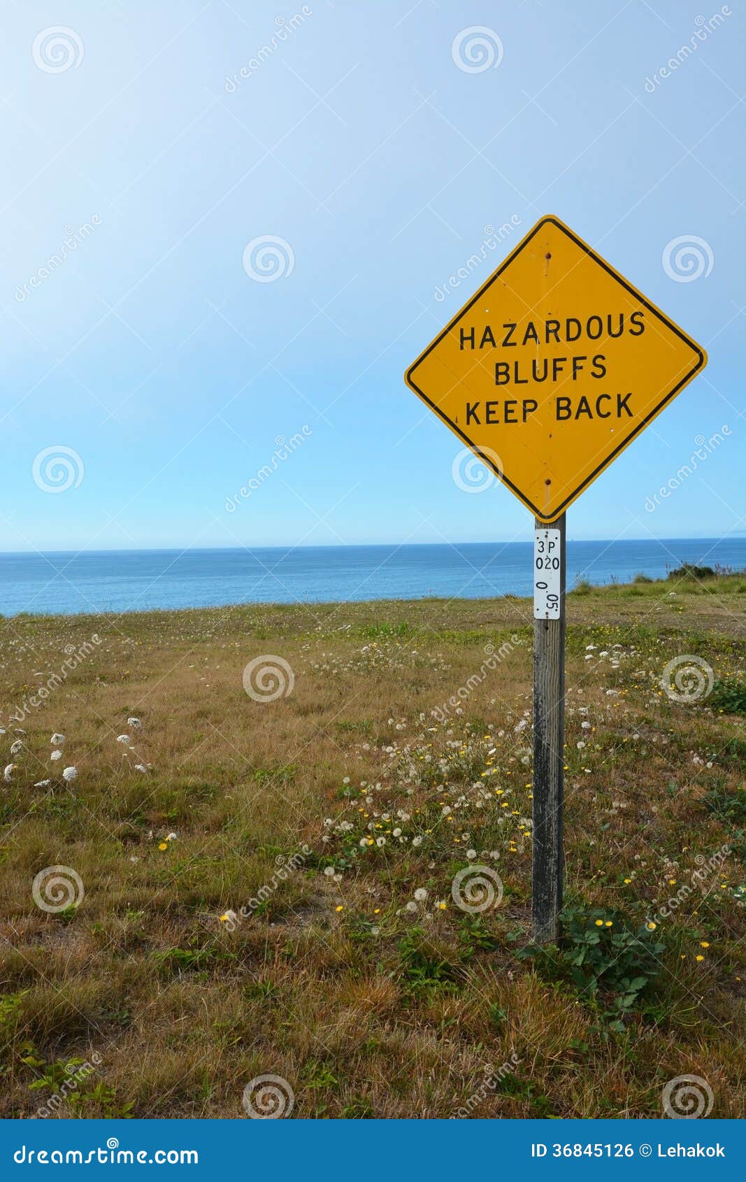 Sign on the Pacific Ocean Shore Stock Photo - Image of pacific ...