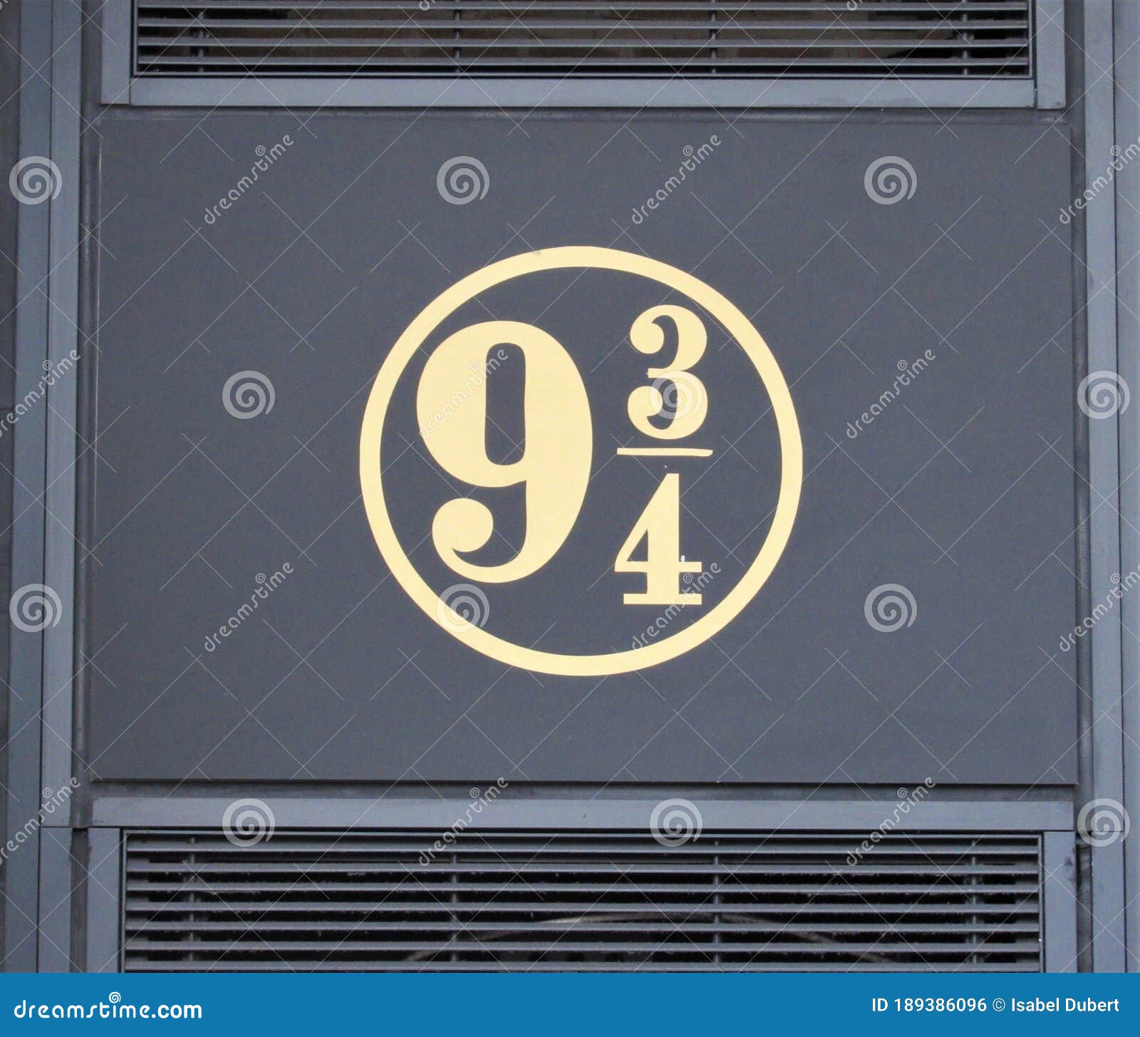 Sign for Platform 9 3/4 in London Editorial Photo - Image of harry ...
