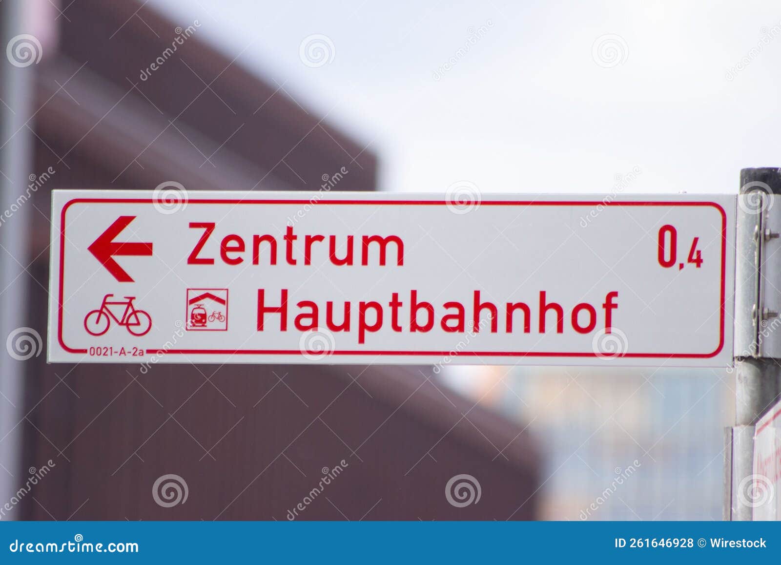Sign Pointing To the City Center Editorial Stock Photo - Image of ...