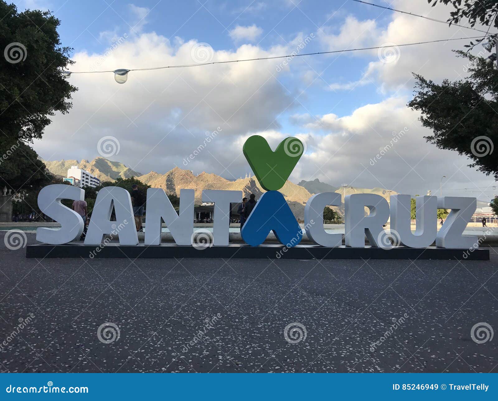 Sign Santa Cruz editorial stock image. Image of plaza - 85246949