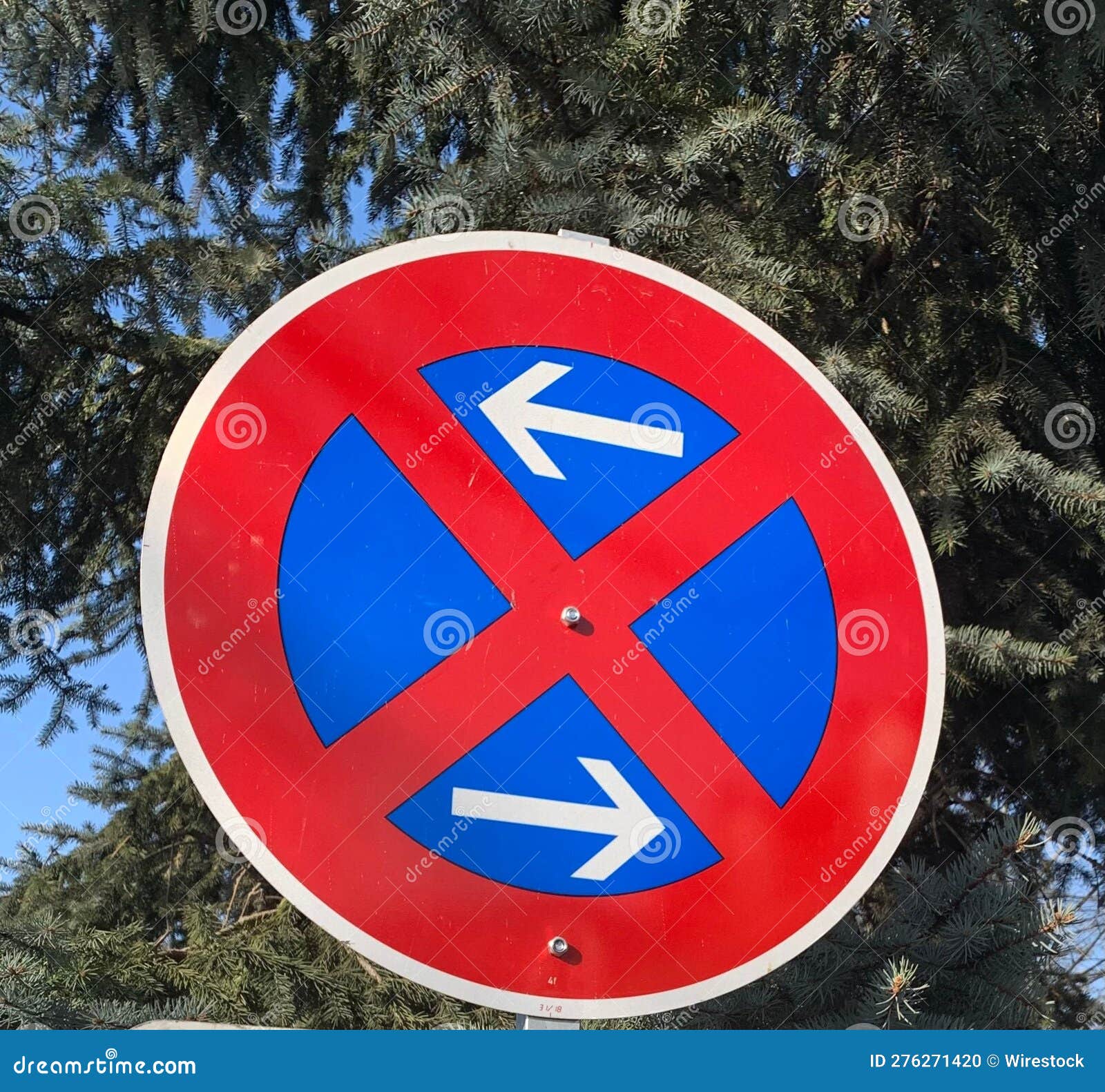 Sign with Two Arrows Pointing in Opposite Directions, Isolated on a ...