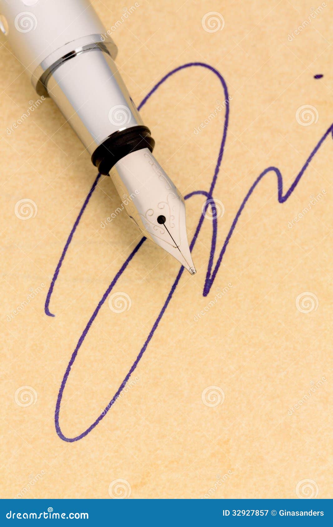 Signature et stylo image stock. Image du coins, agencement - 32927857