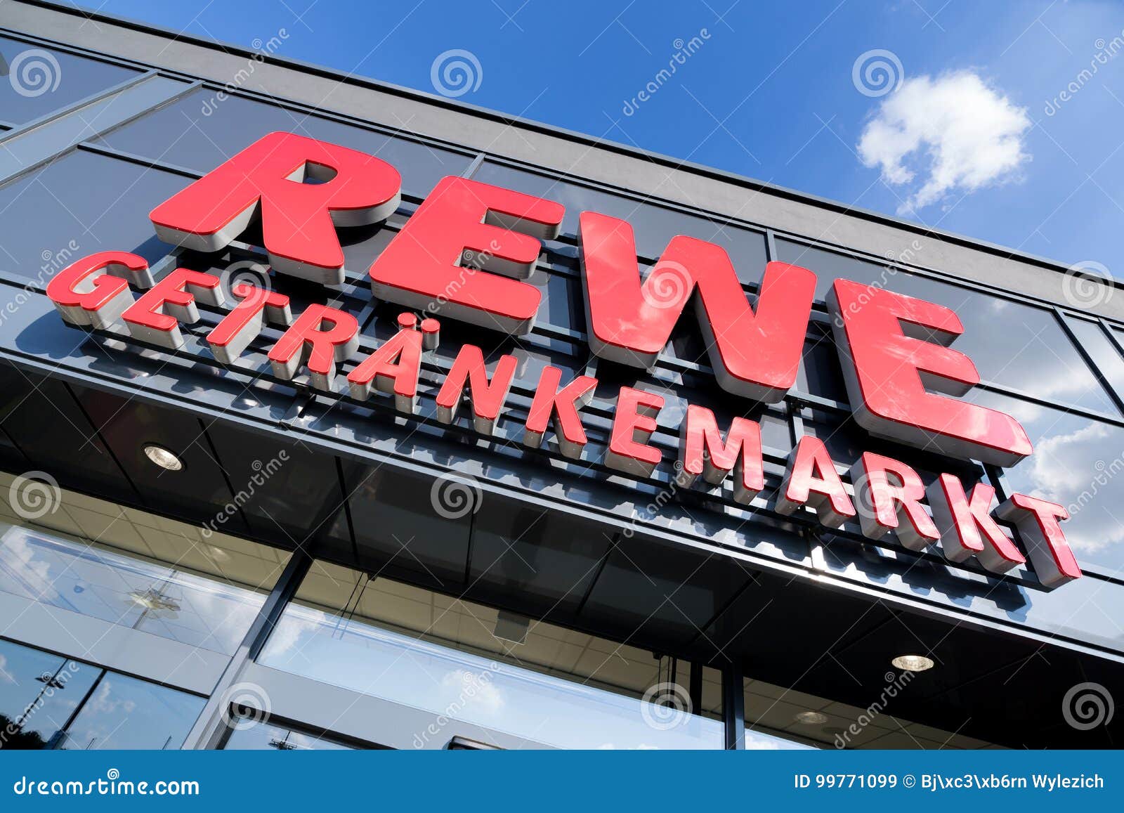 Signe Au Magasin De Boisson De REWE Image stock éditorial - Image du ...