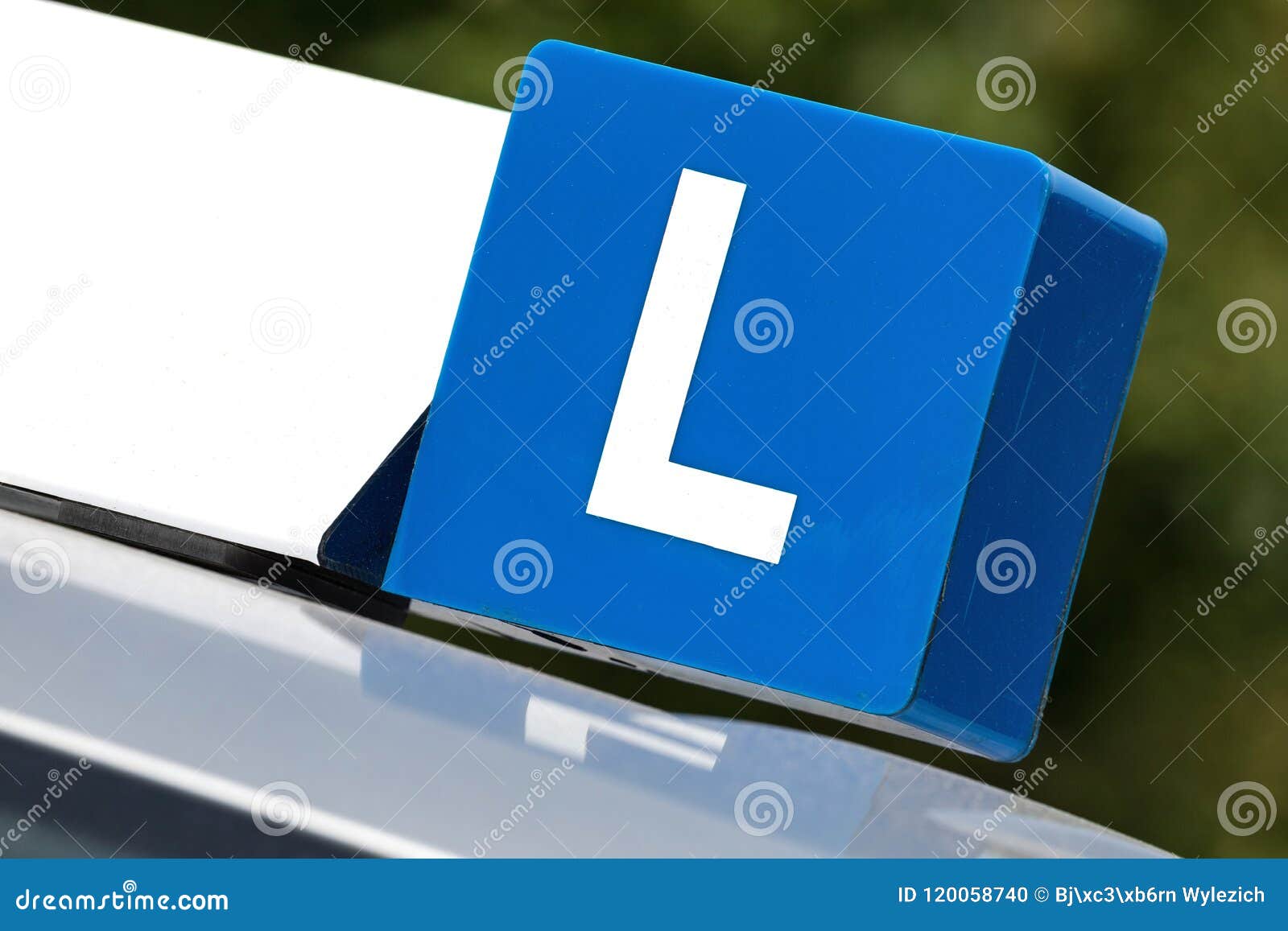 Signe d'auto-école photo stock. Image du toit, école - 120058740