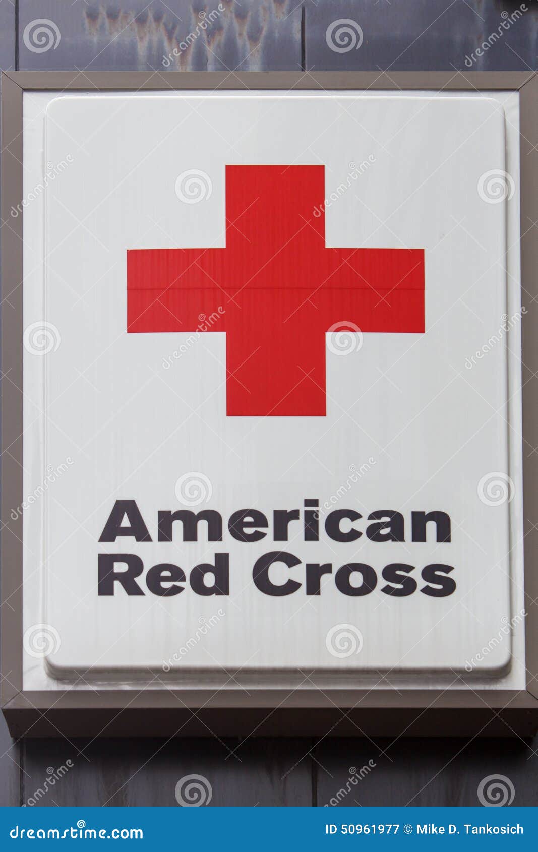 Signe de Croix-Rouge photographie éditorial. Image du inquiéter - 50961977