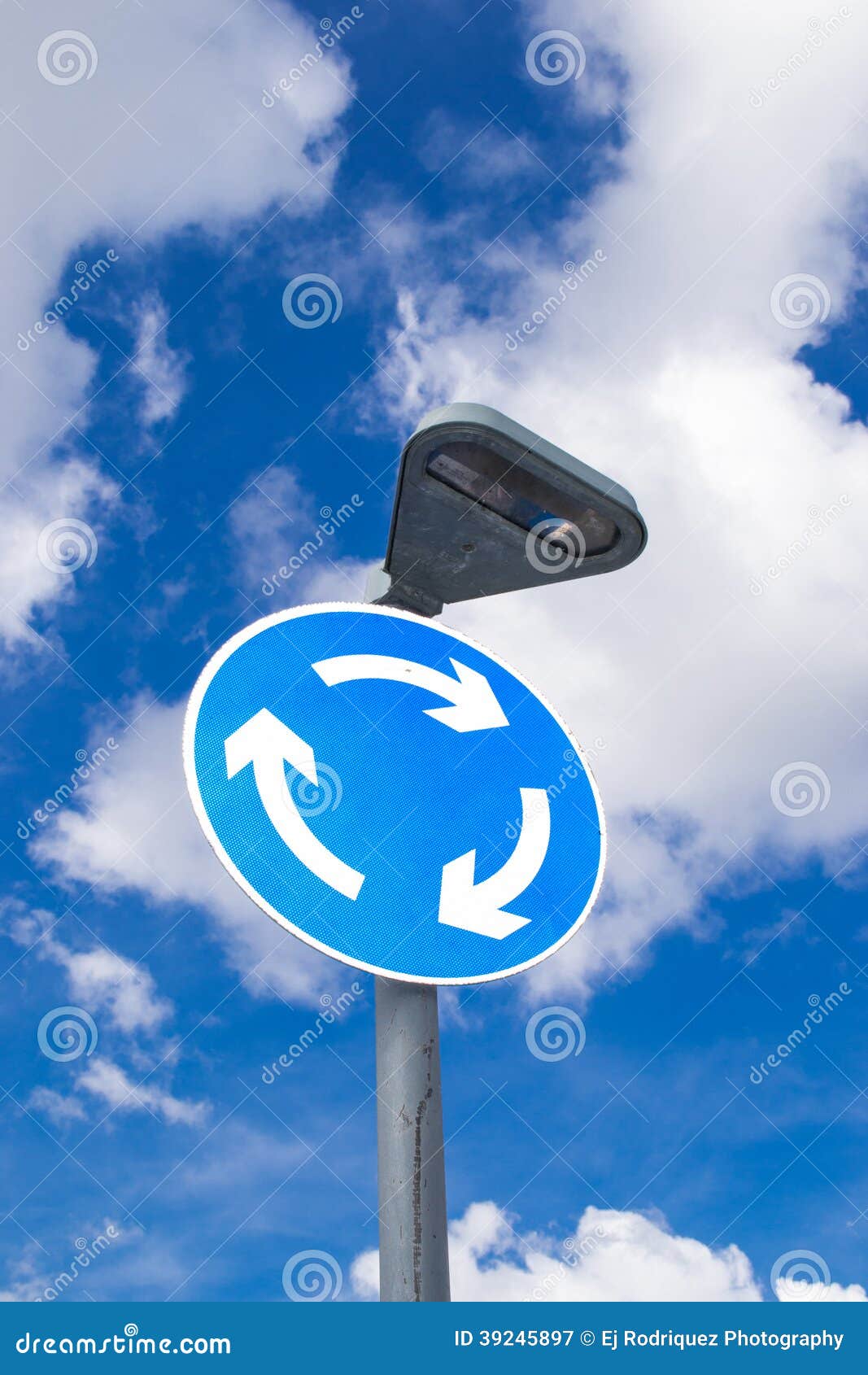 Signe de rond point. image stock. Image du rotatoire - 39245897