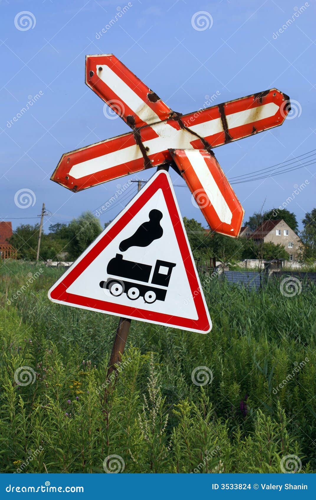 Signe de route photo stock. Image du ciel, touriste, bleu - 3533824