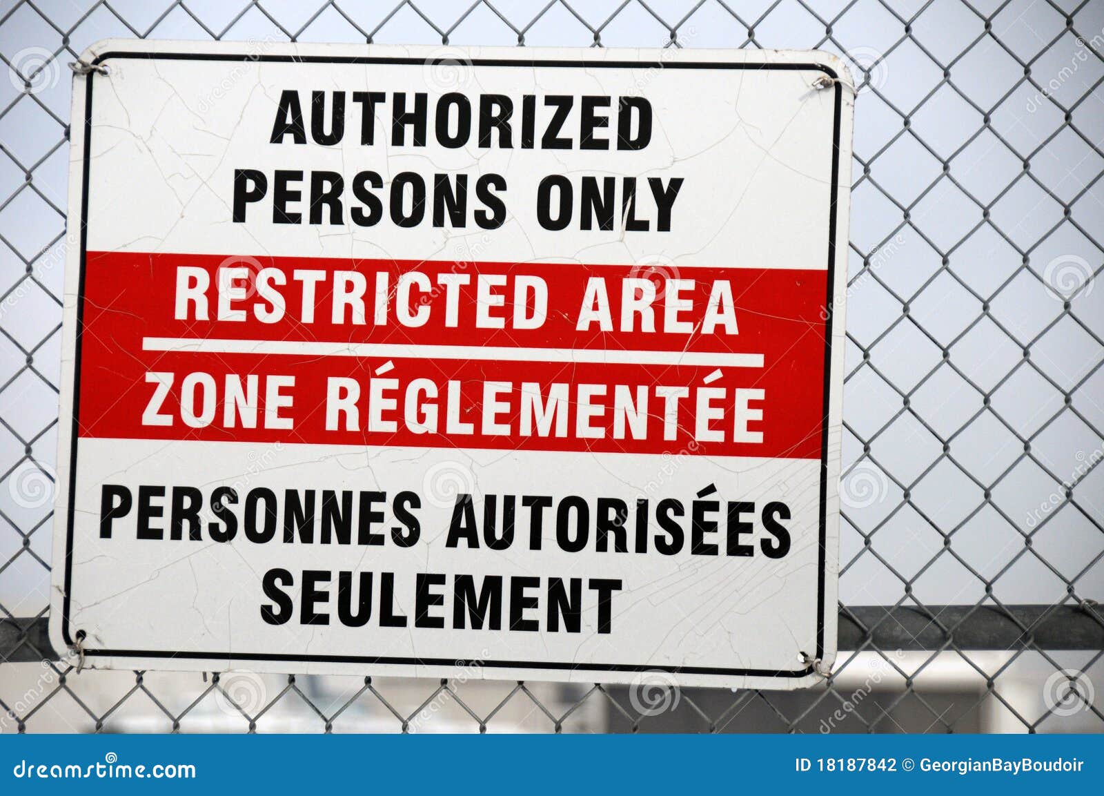 Signe de zone restreinte photo stock. Image du zone, restreint - 18187842