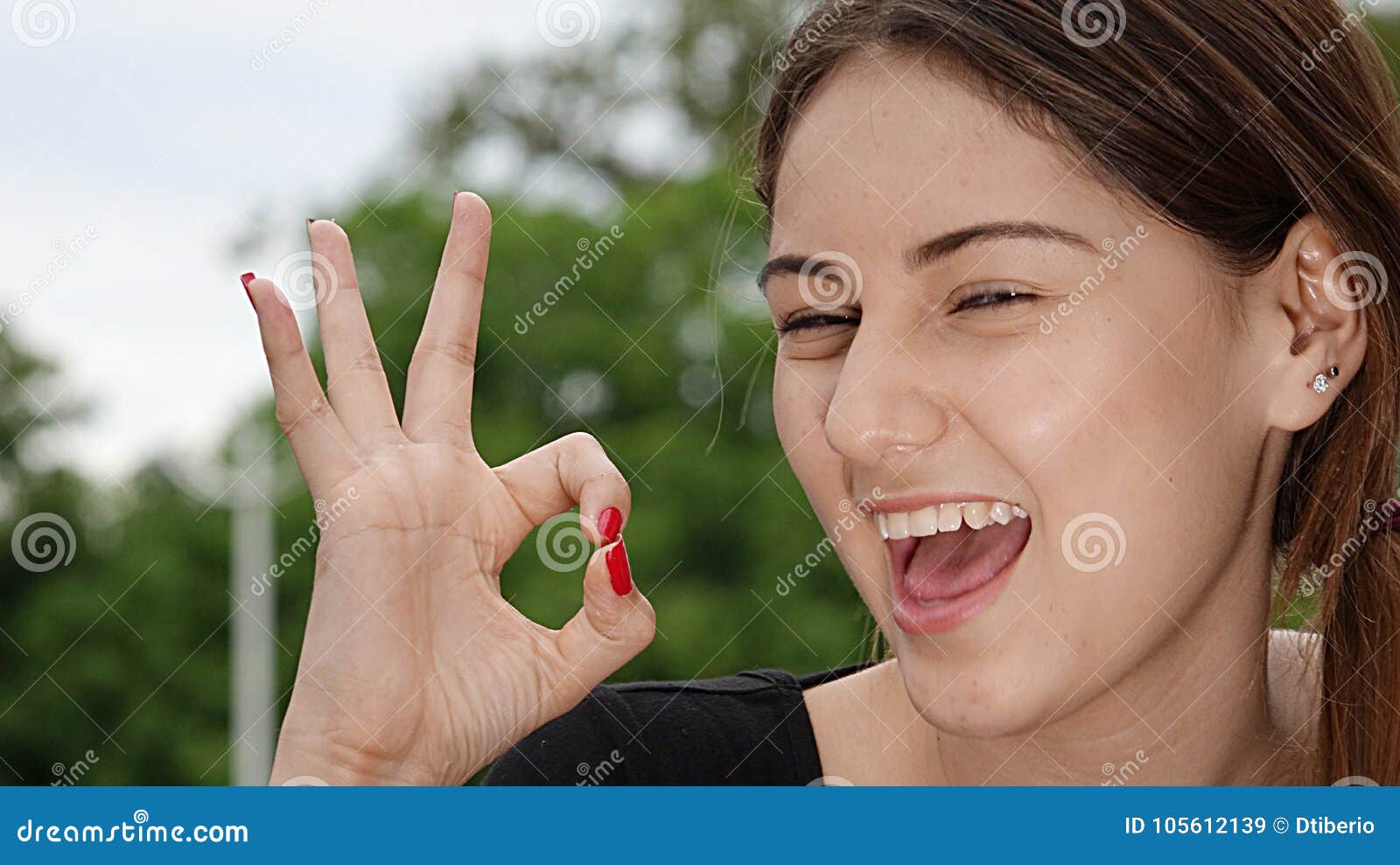 Signe Femelle Et Correct D'adolescent Image stock - Image du symbole ...