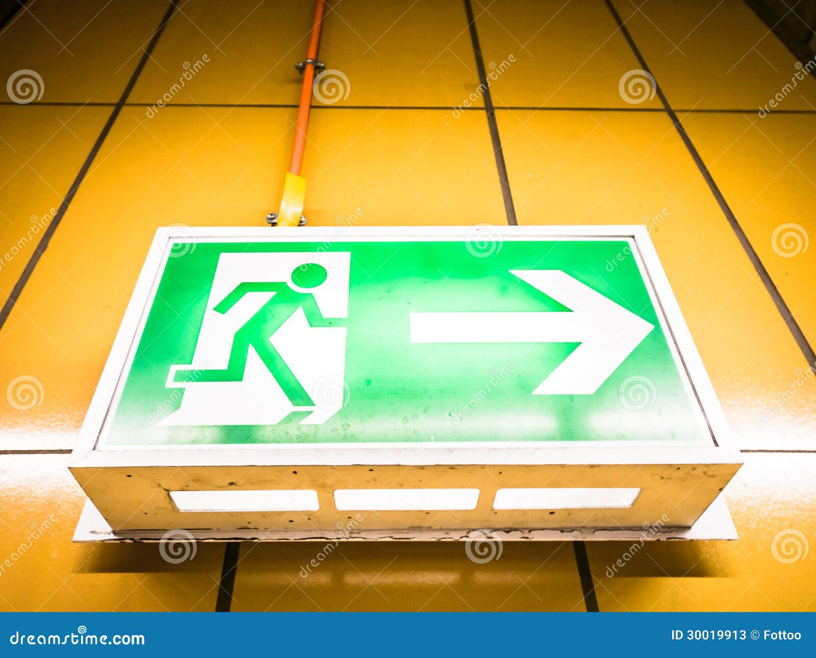 Signe de sortie de secours image stock. Image du image - 30019913