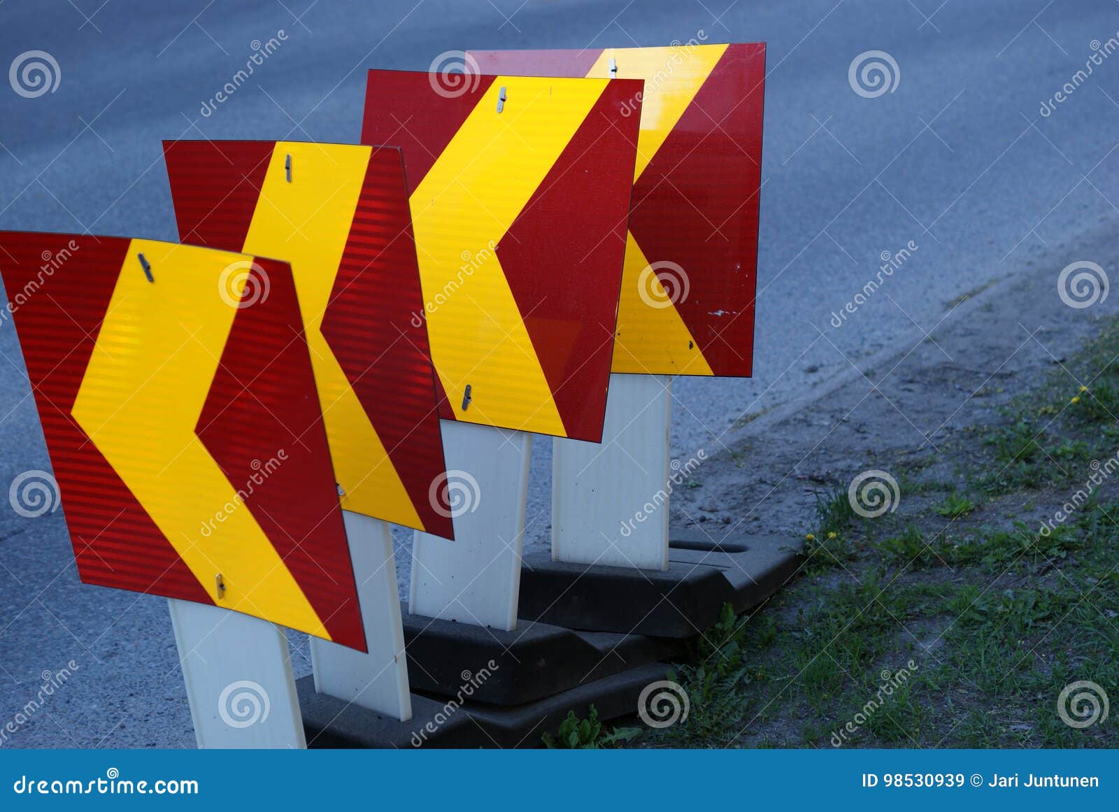 Signes De Construction De Routes Image stock - Image du jour, route ...