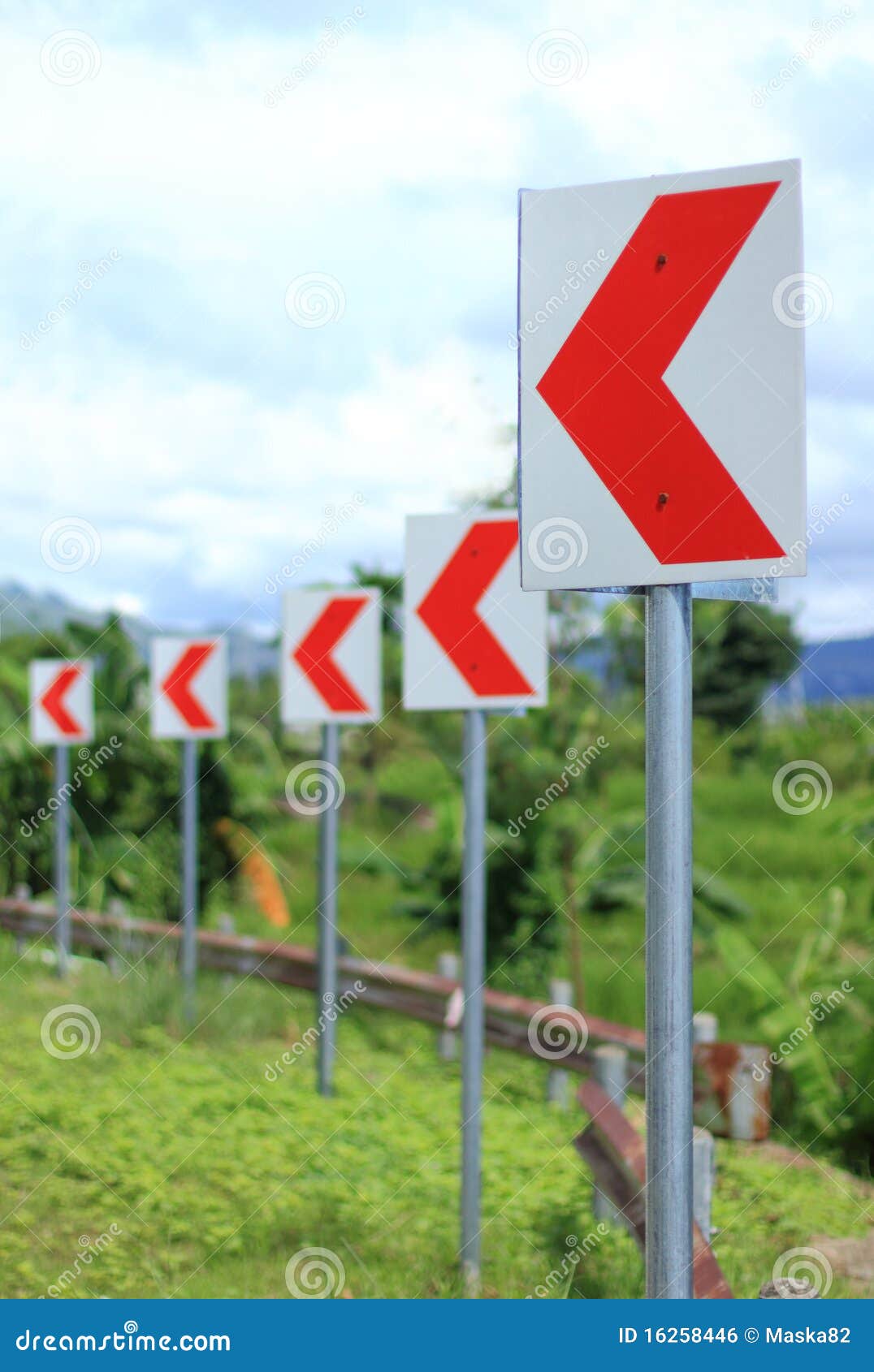 Signes de route photo stock. Image du lecteur, distance - 16258446