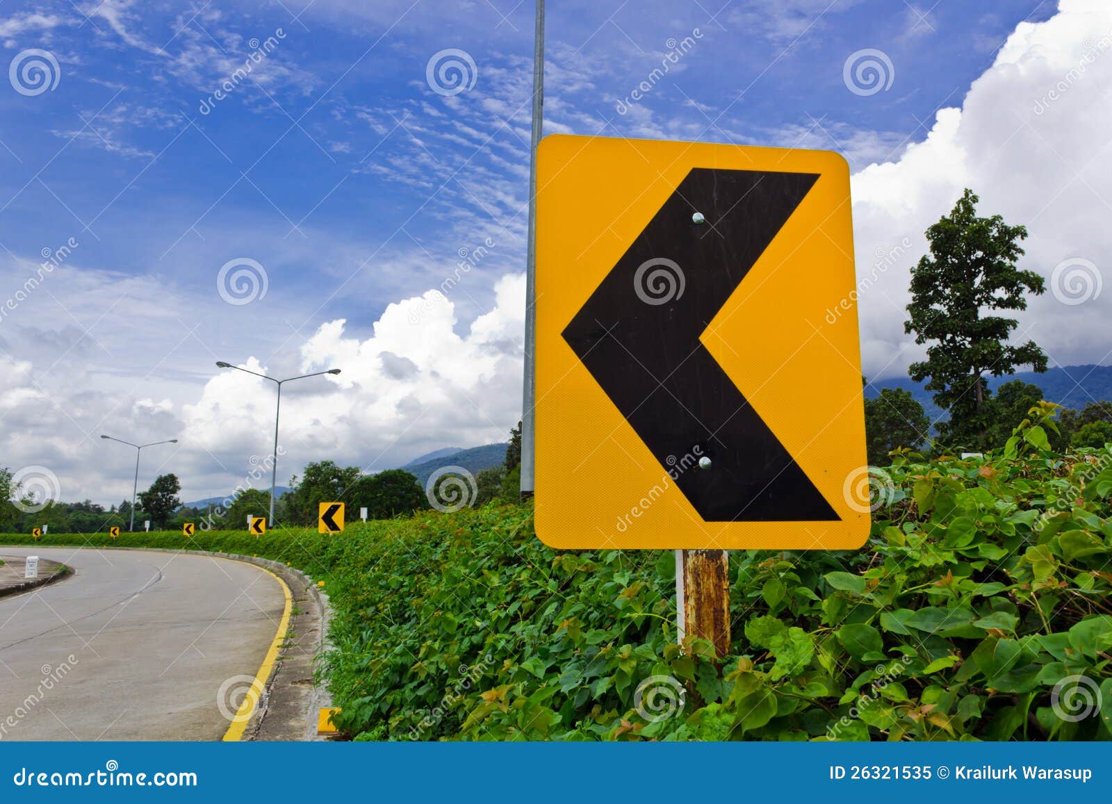 Signes de route image stock. Image du lecteur, devant - 26321535