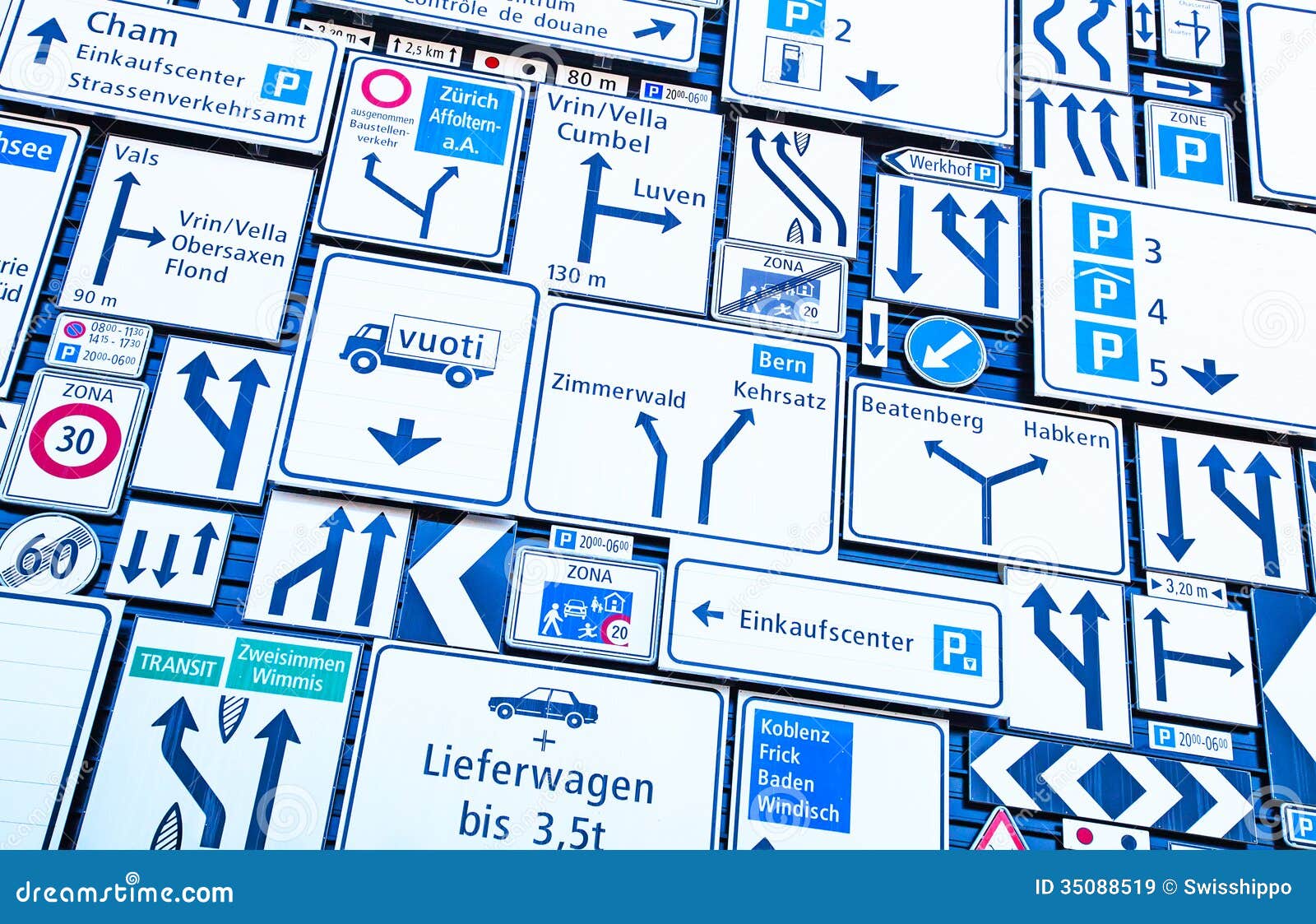 Signes de route illustration stock. Illustration du ville - 35088519