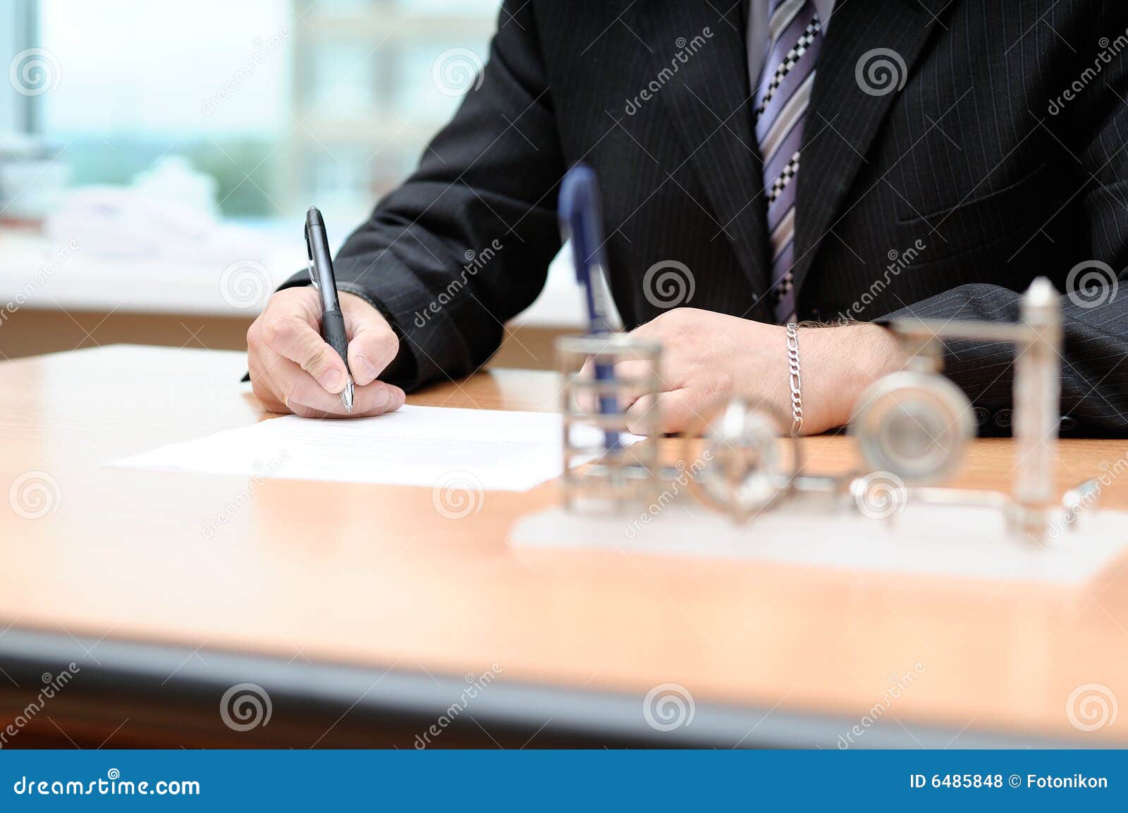 Signing the document stock photo. Image of clothing, hand - 6485848