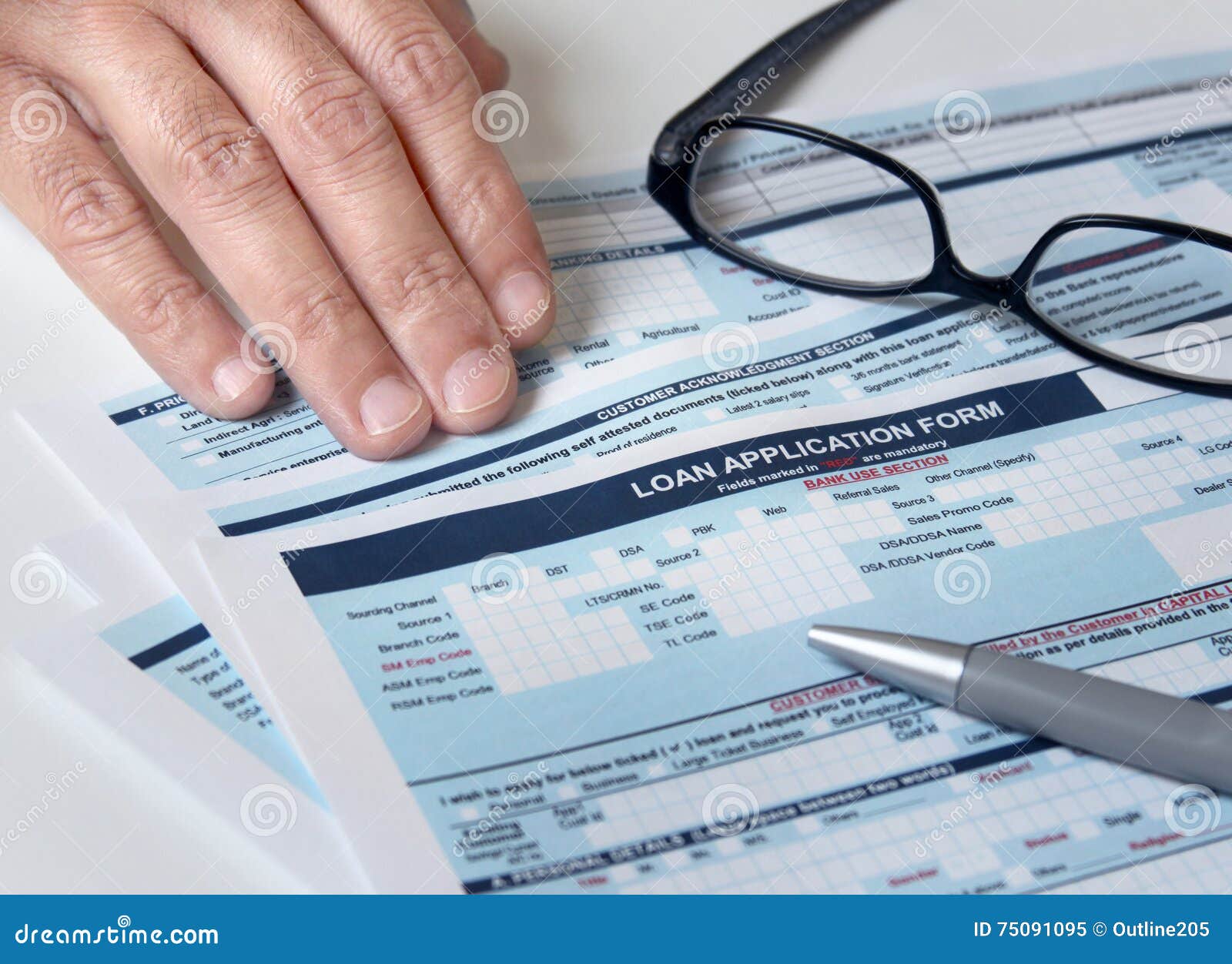 Signing the Loan Application Stock Image - Image of approve, credit ...