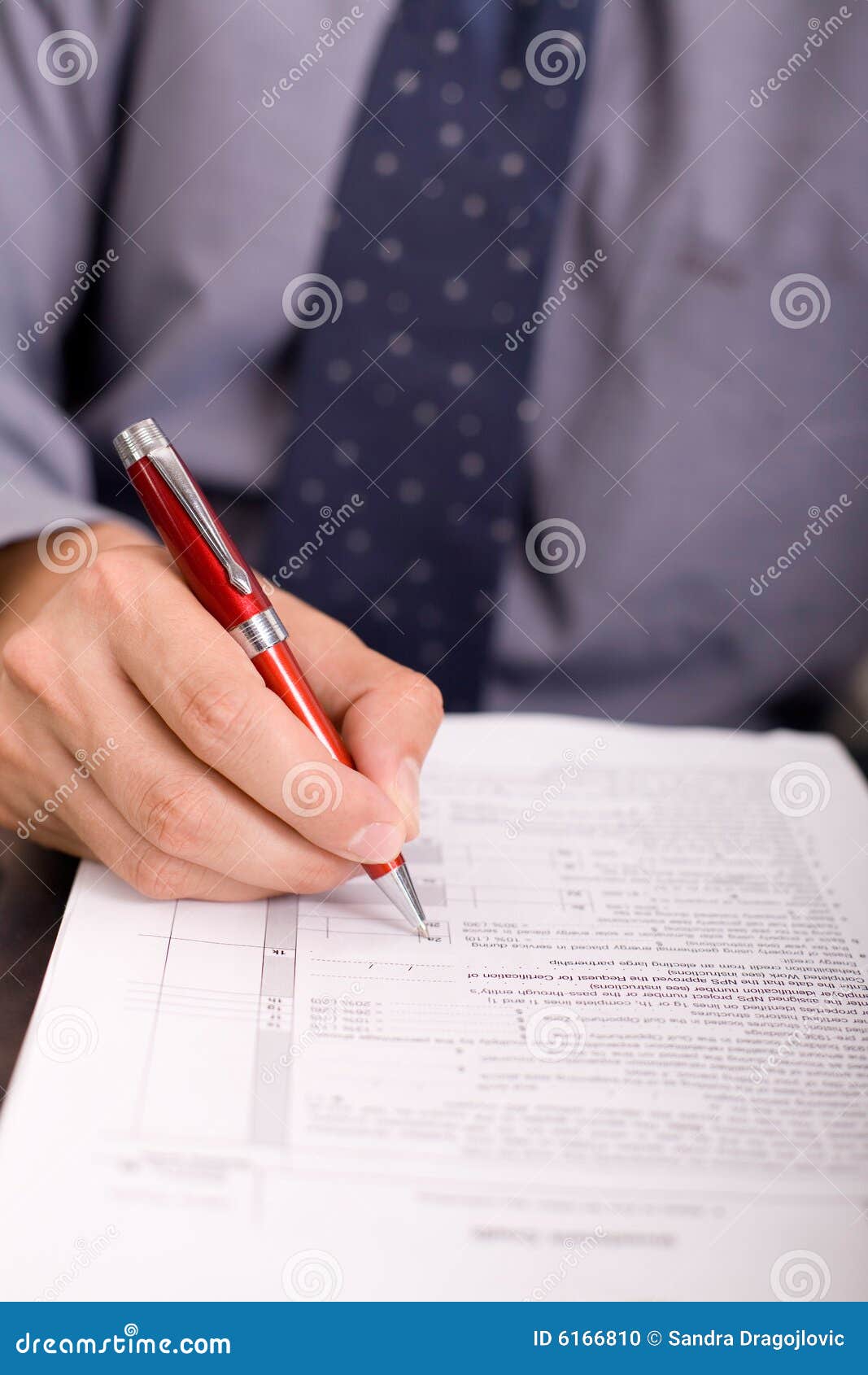 Signing papers stock photo. Image of hand, businessman - 6166810