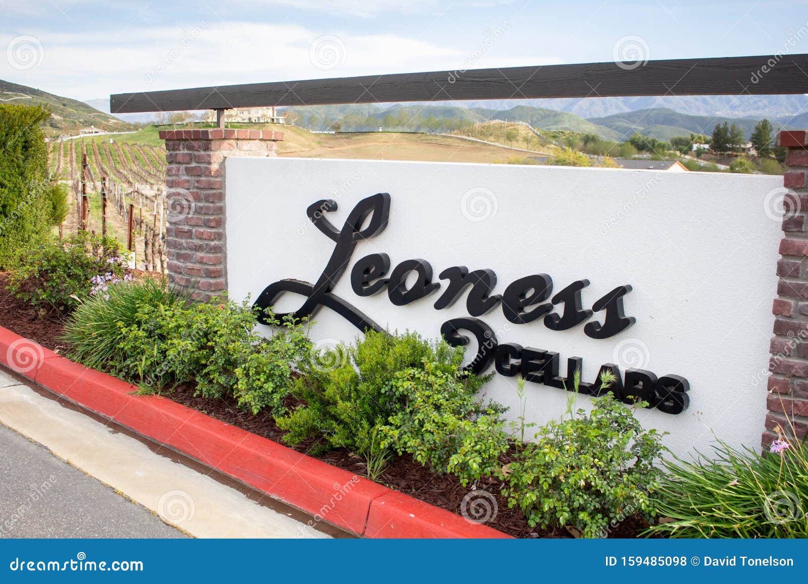 Signo Leoness Cellars foto de archivo editorial. Imagen de granja ...