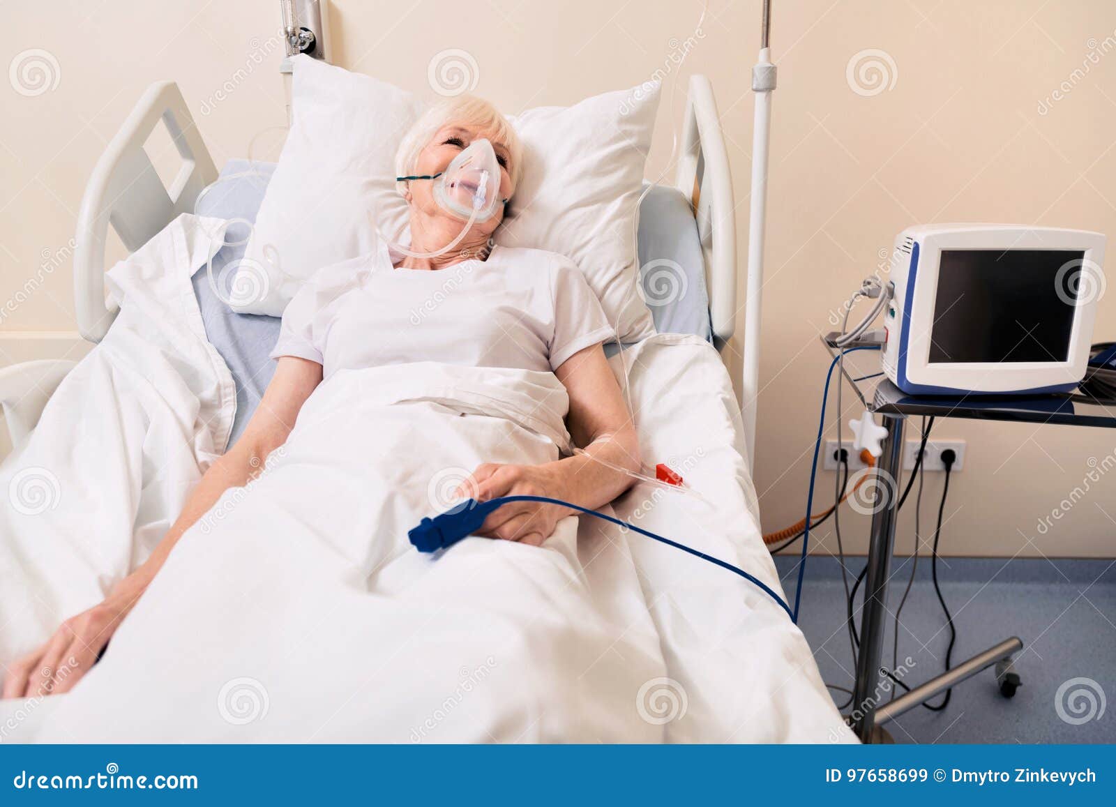 Signora Debole Irritata Che Ritiene Molto Meglio Immagine Stock ...