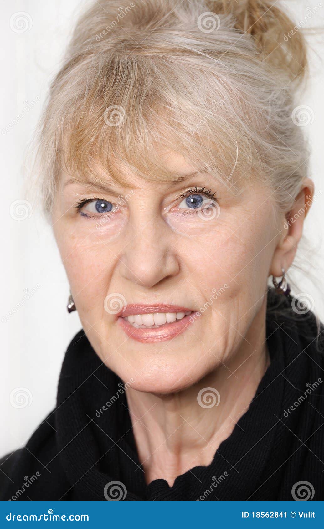 Signora matura immagine stock. Immagine di premuroso - 18562841