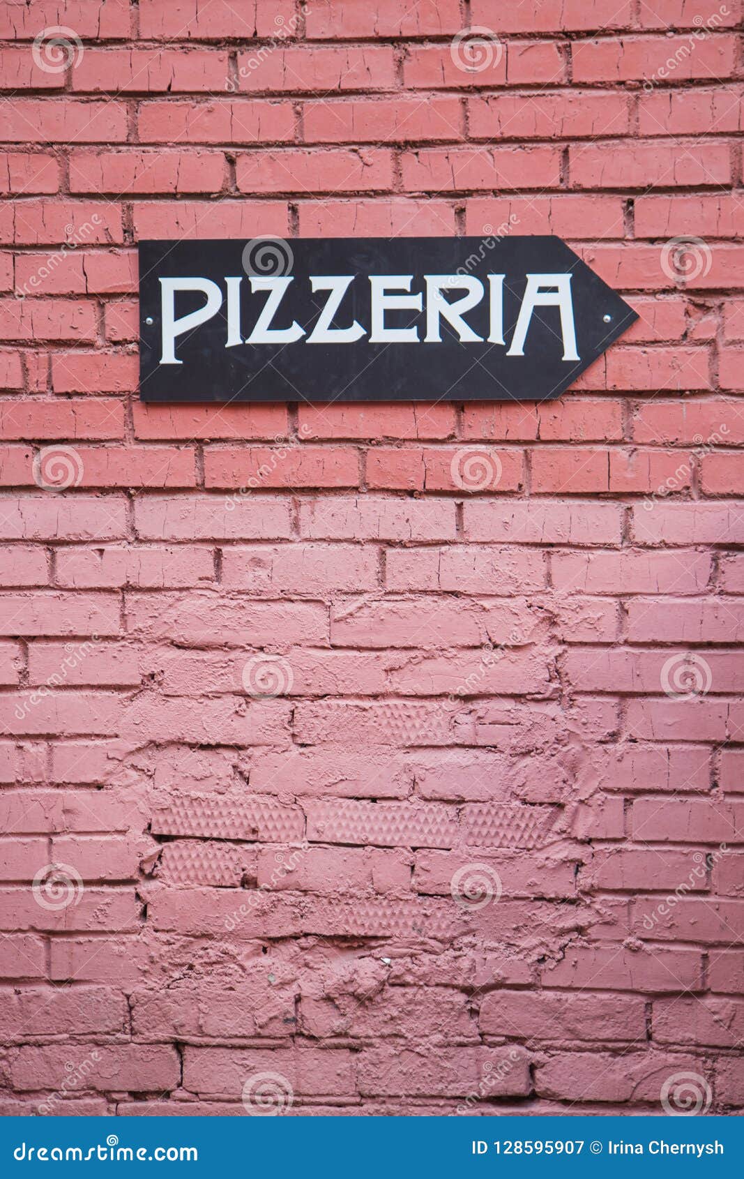 Signpost to the pizzeria stock image. Image of sign - 128595907