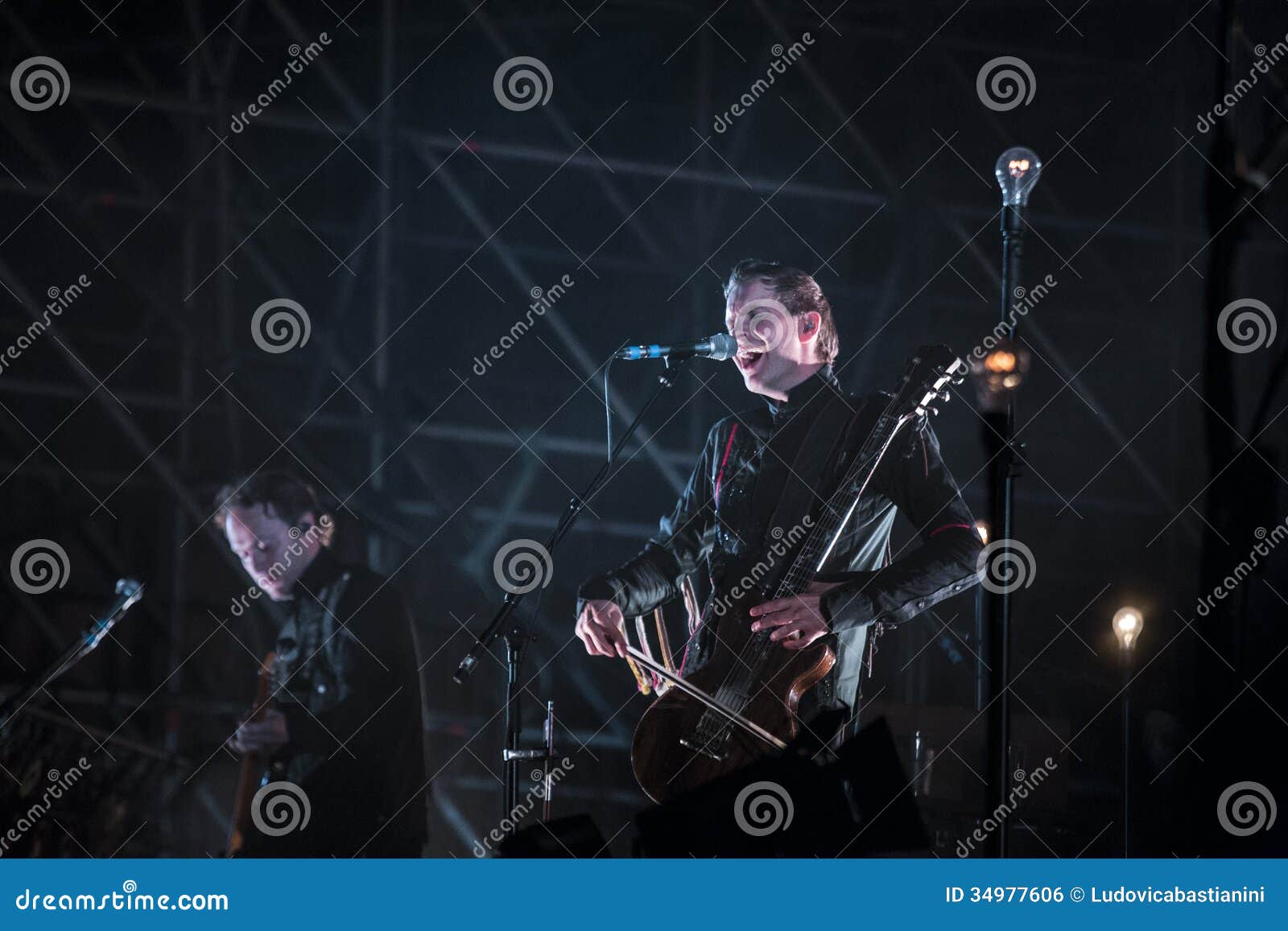 Sigur Ros live editorial photo. Image of guitar, player - 34977606