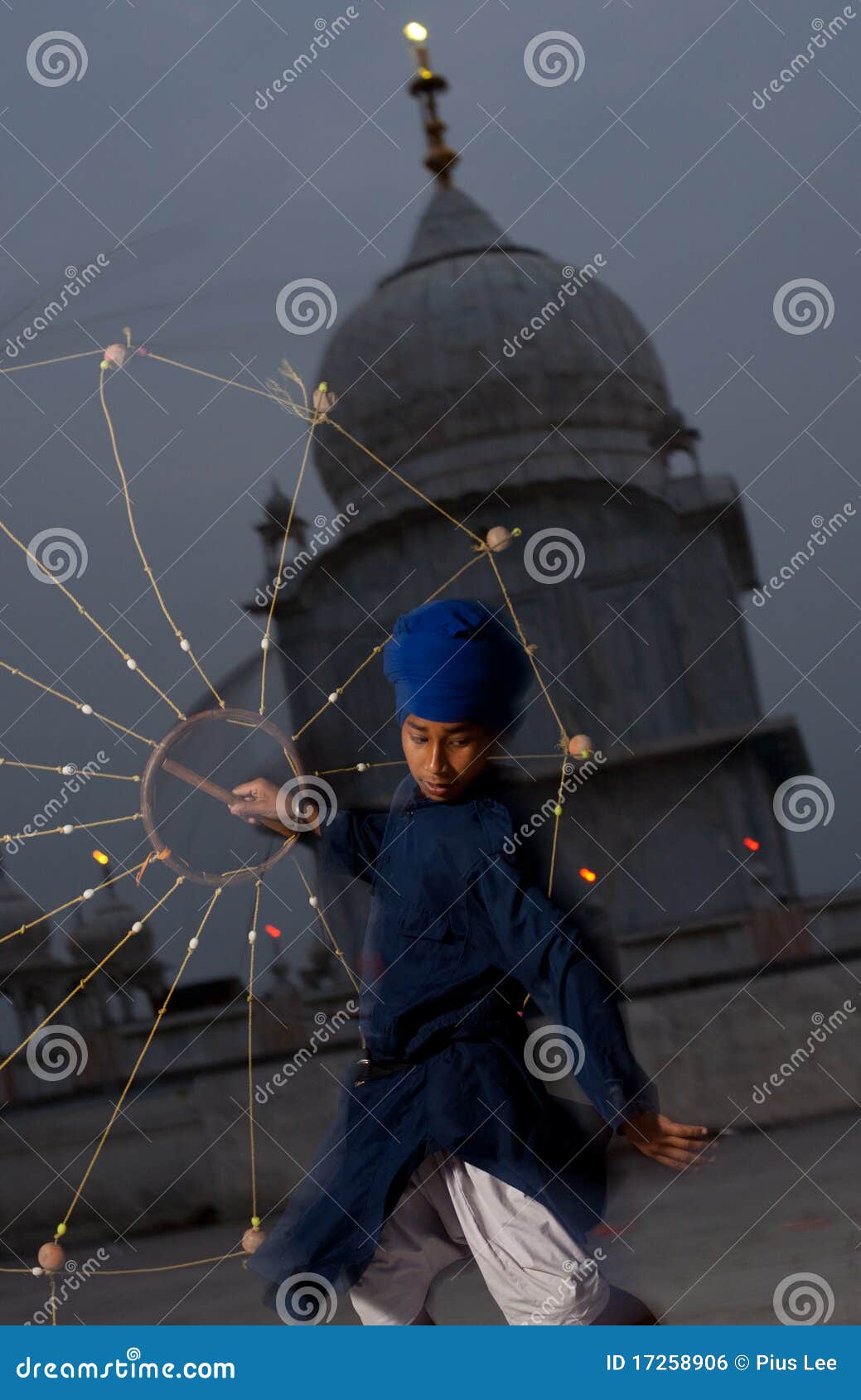 Sikh Boy Net Weapon Practice Editorial Photo - Image of gurudwara, tool ...