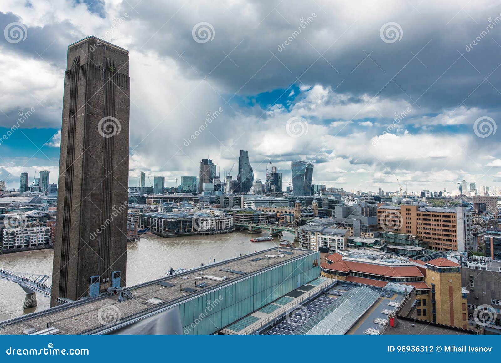 Sikt Av Den London Formen Tate Modern Arkivfoto - Bild av bakgrund ...