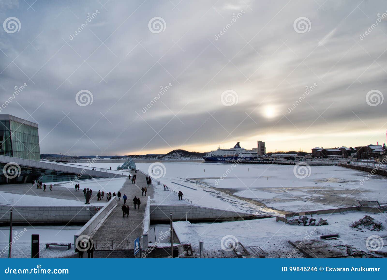 Sikt av oslo i vintertid redaktionell bild. Bild av ekonomi - 99846246