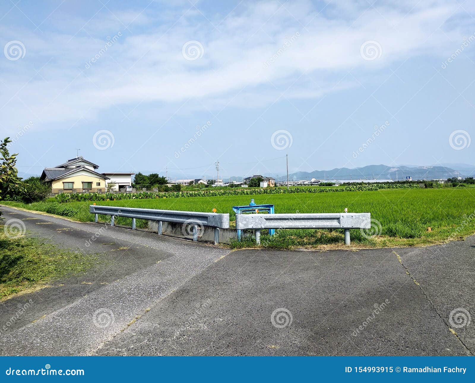 A Silent Green Intersection Stock Image - Image of silent, green: 154993915