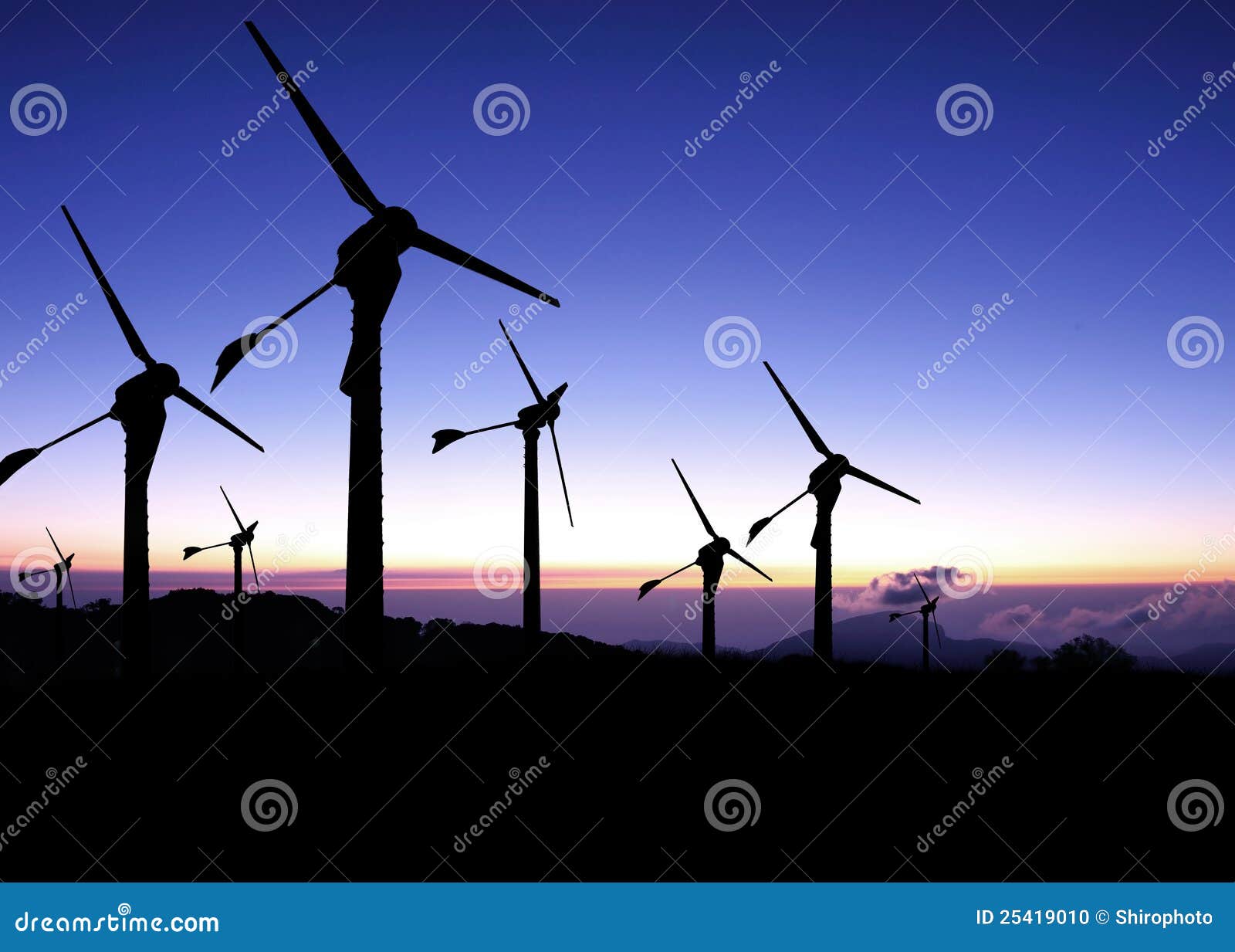 Silhouet van windmolens stock foto. Image of produceer - 25419010