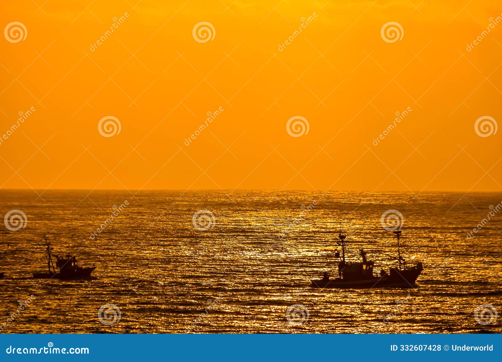Silhouette Boat in the Ocean Stock Photo - Image of wave, ship: 332607428