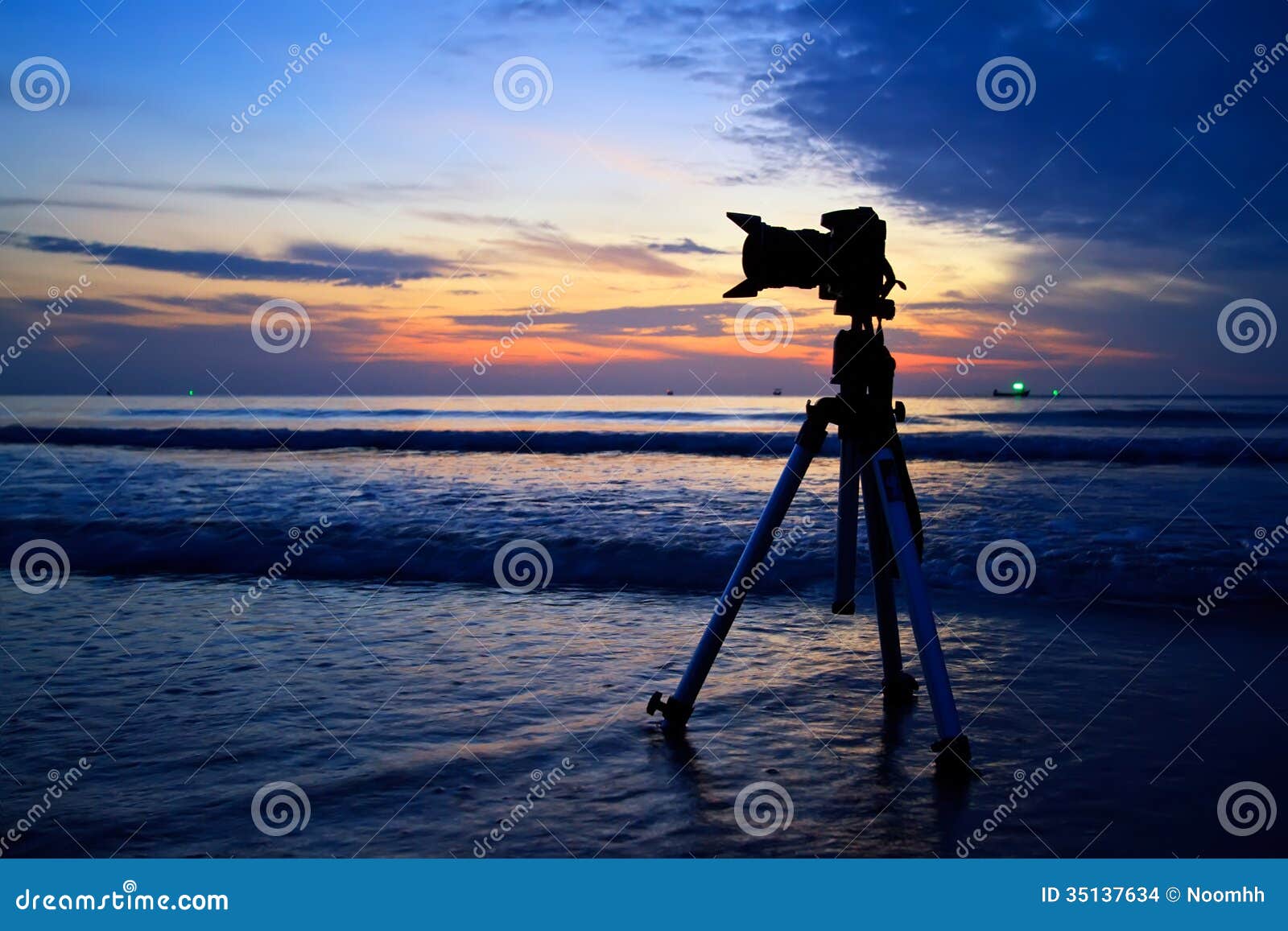 Silhouette Camera on the Beach Stock Photo - Image of twilight, black ...