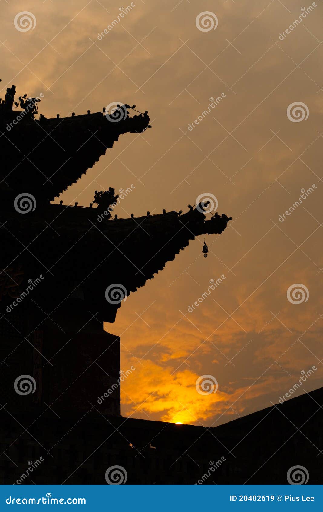 Silhouette Chinese Eaves Sunset Stock Image - Image of clouds, landmark ...