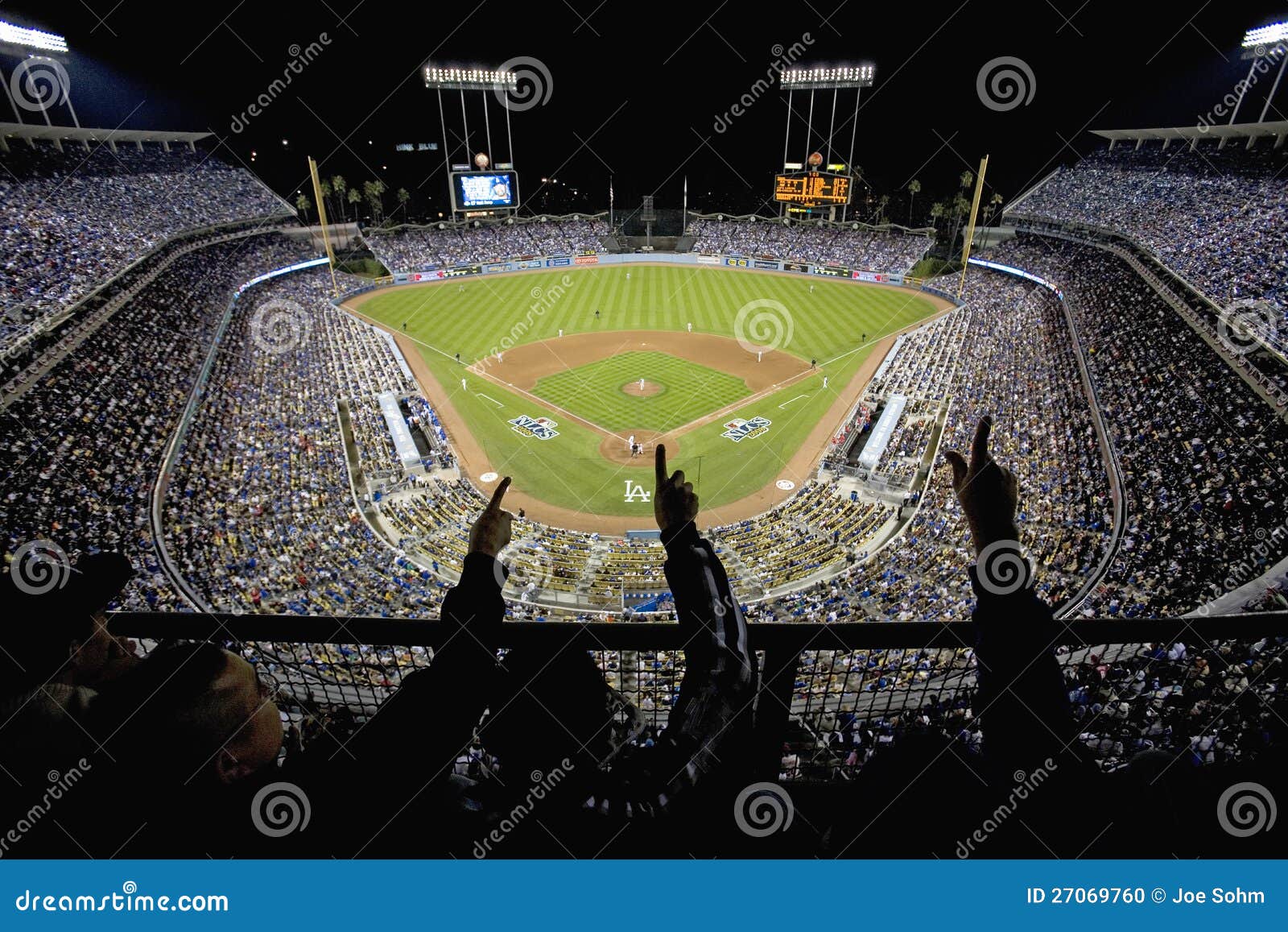 Silhouette of Dodger fans editorial image. Image of grandstand - 27069760