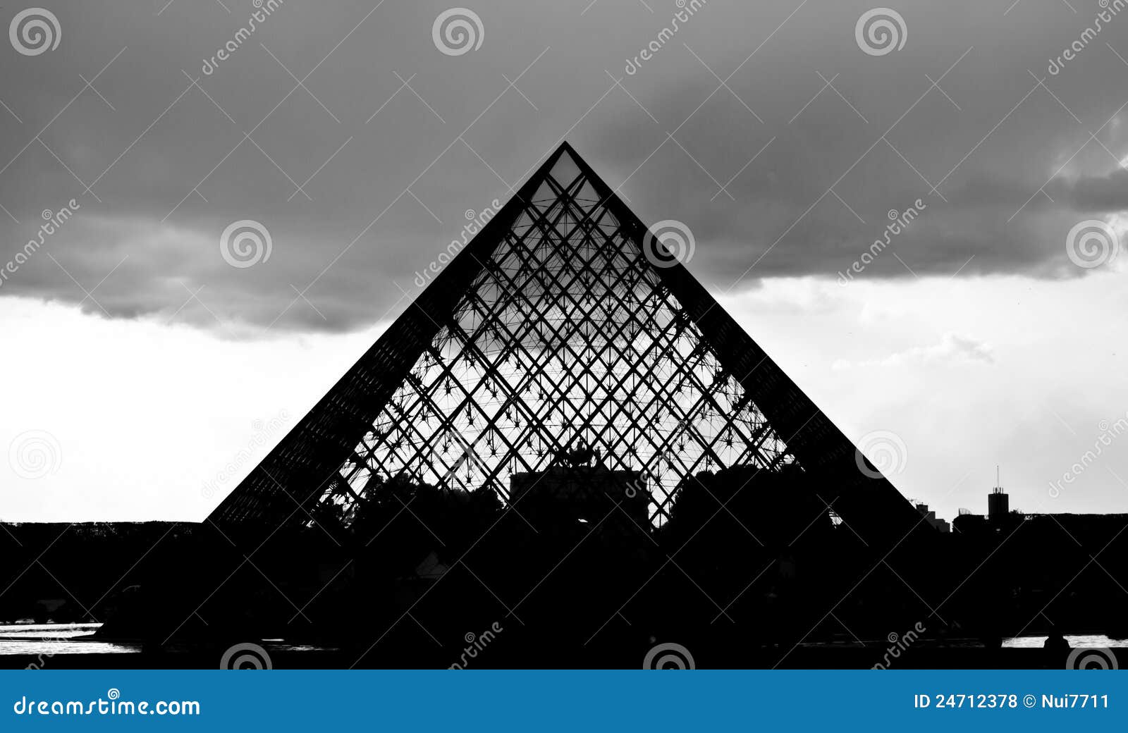 Silhouette of Glass Pyramid of the Louvre Museum Editorial Stock Photo ...