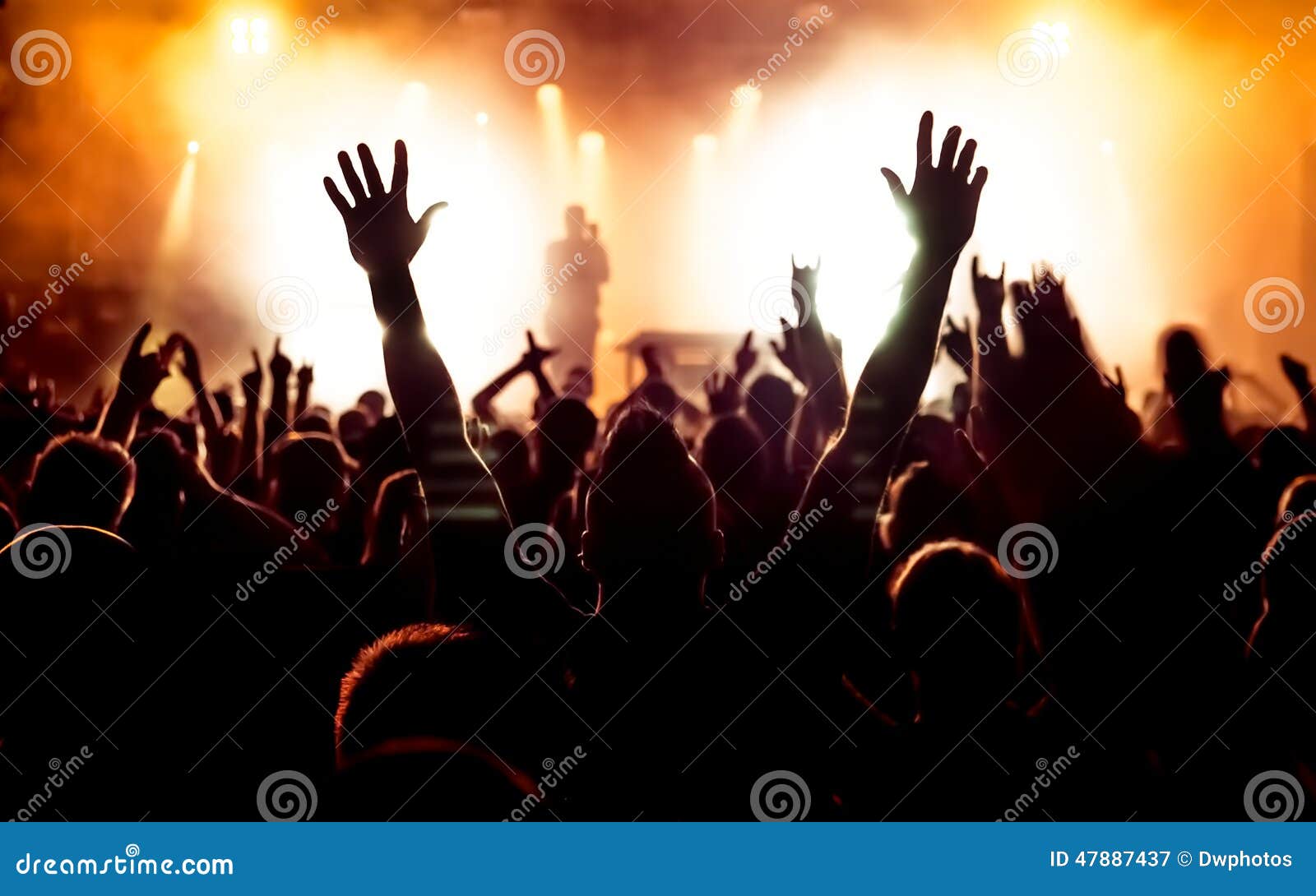 Silhouettes De Foule De Concert Photographie éditorial - Image du fort ...