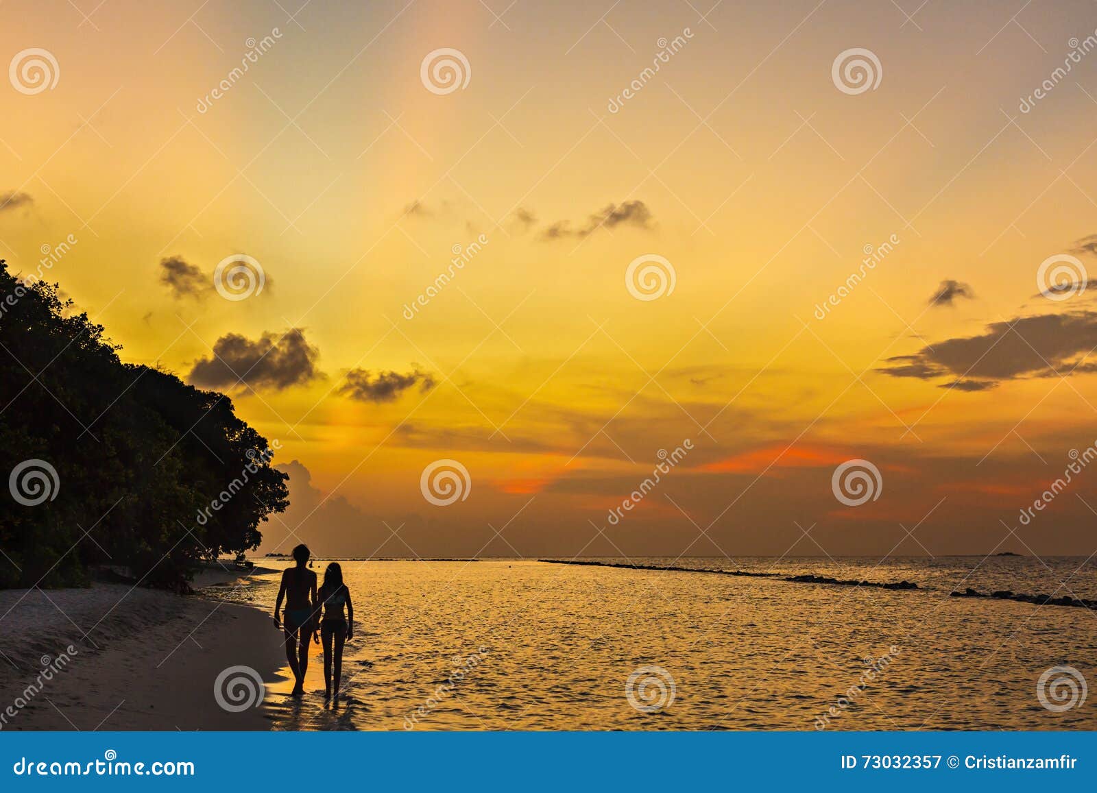 Silhouettes Mother And Daughter On The Beach Stock Image Image Of