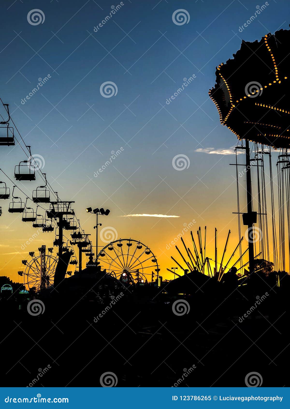 Silhoutte Rides at Cal Expo 2017 Editorial Image - Image of perfect ...