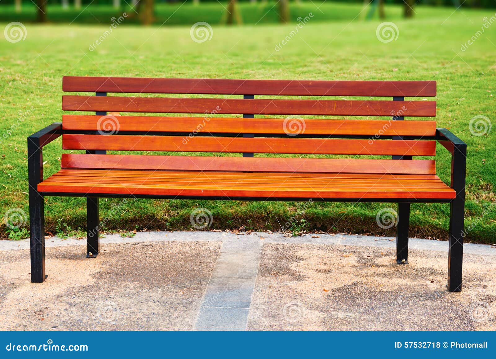 Silla del parque foto de archivo. Imagen de objeto, rojo - 57532718