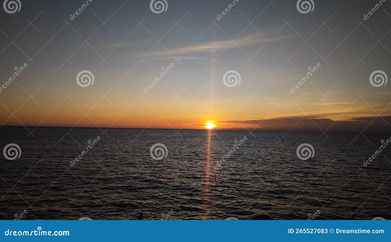 Sillhoute Sunset in the Middle of the Ocean Sea Stock Image - Image of ...