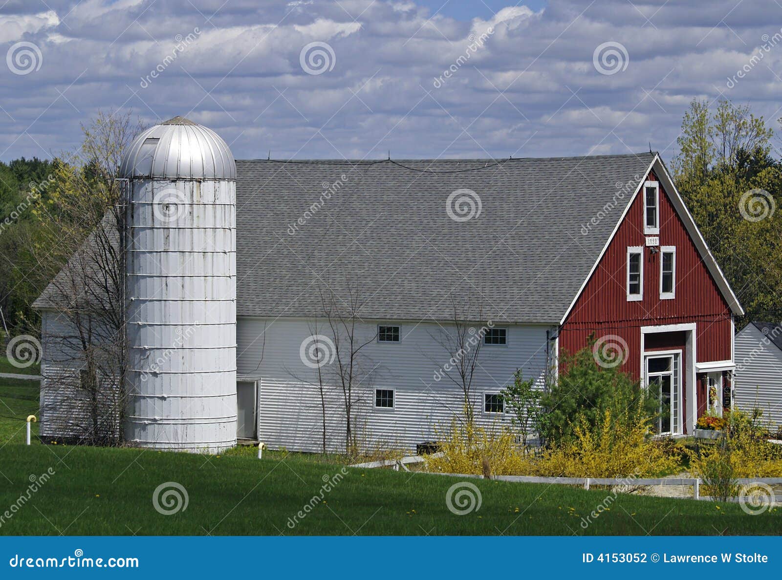 Silo and Barn stock photo. Image of farming, agriculture - 4153052