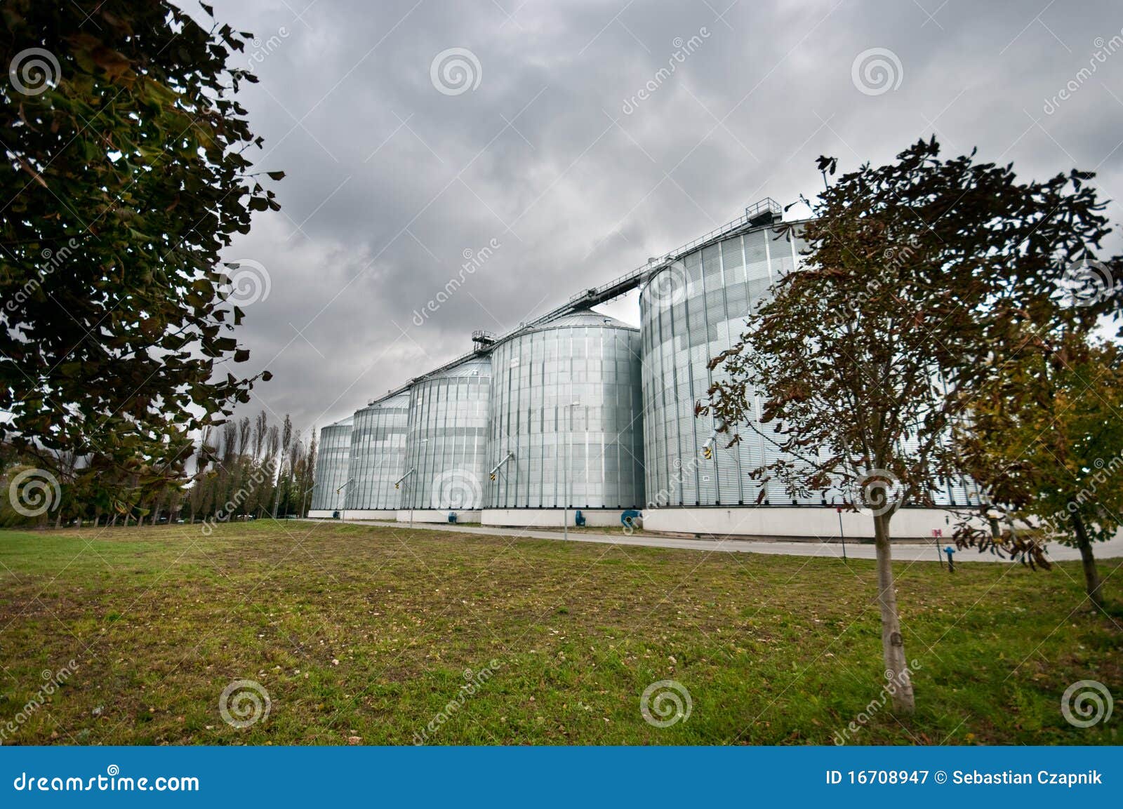 Silo buildings stock image. Image of steel, grain, huge - 16708947