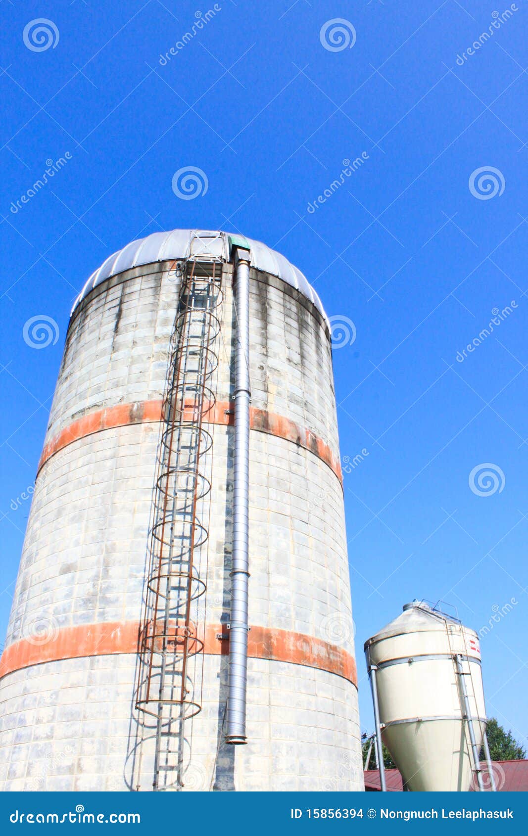Silo in the countryside stock photo. Image of ridge, traditional - 15856394
