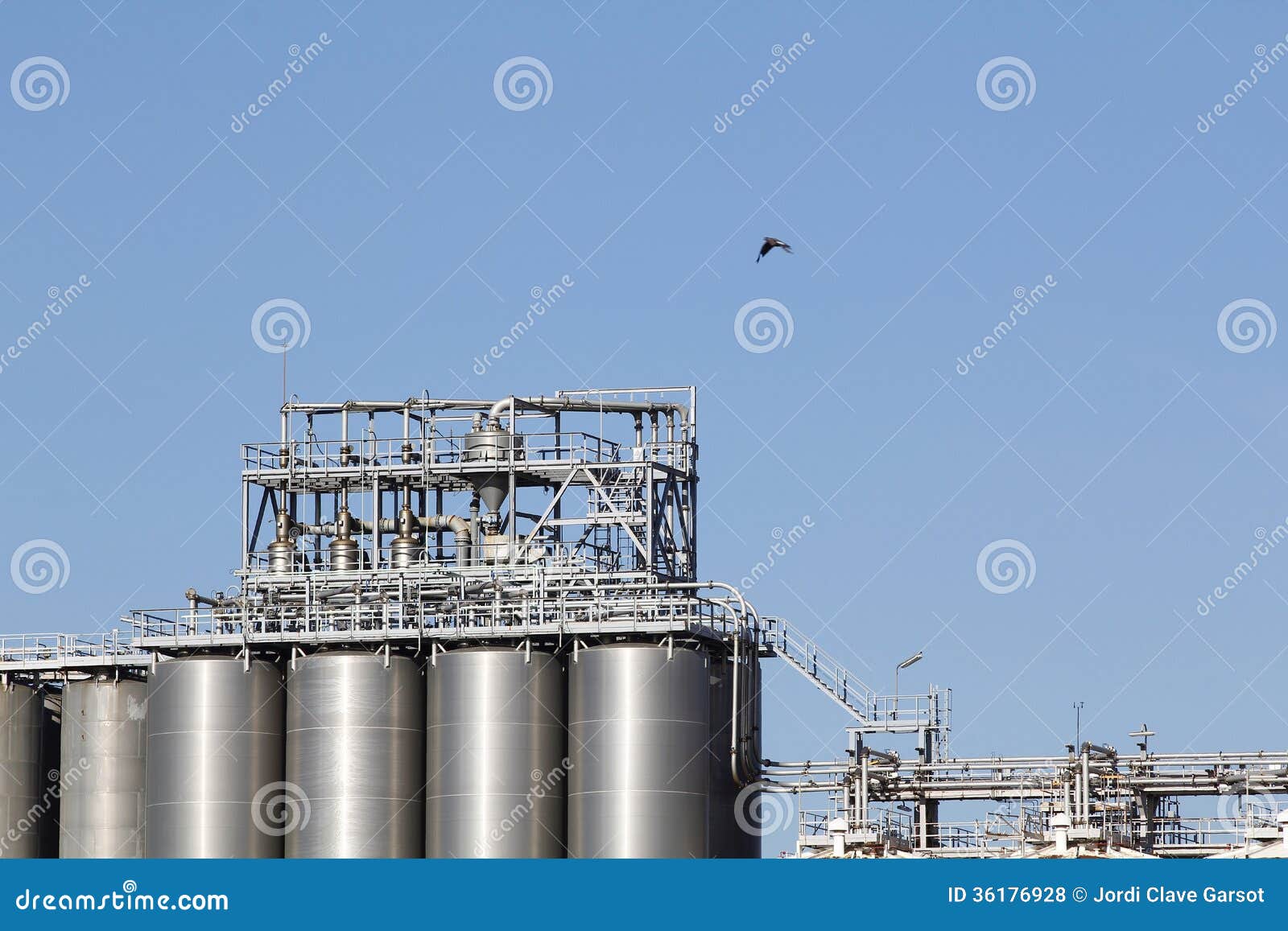Silo's en opslagtanks stock foto. Image of chemie, industrie - 36176928