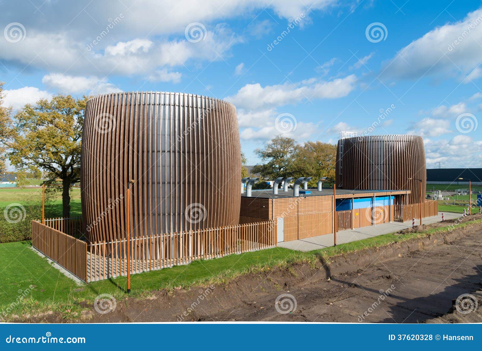Silos industriales foto de archivo. Imagen de carga, moderno - 37620328