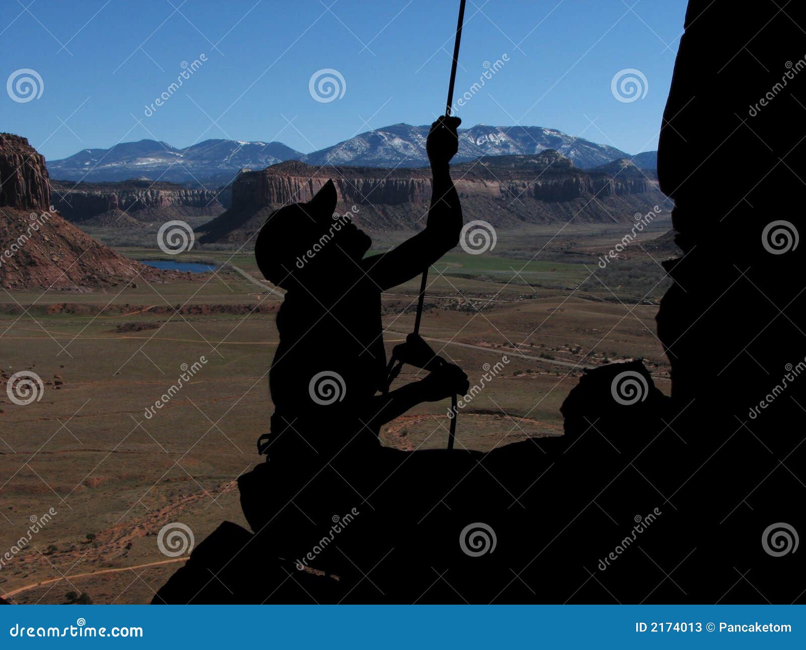 Silueta de Belayer imagen de archivo. Imagen de seguridad - 2174013